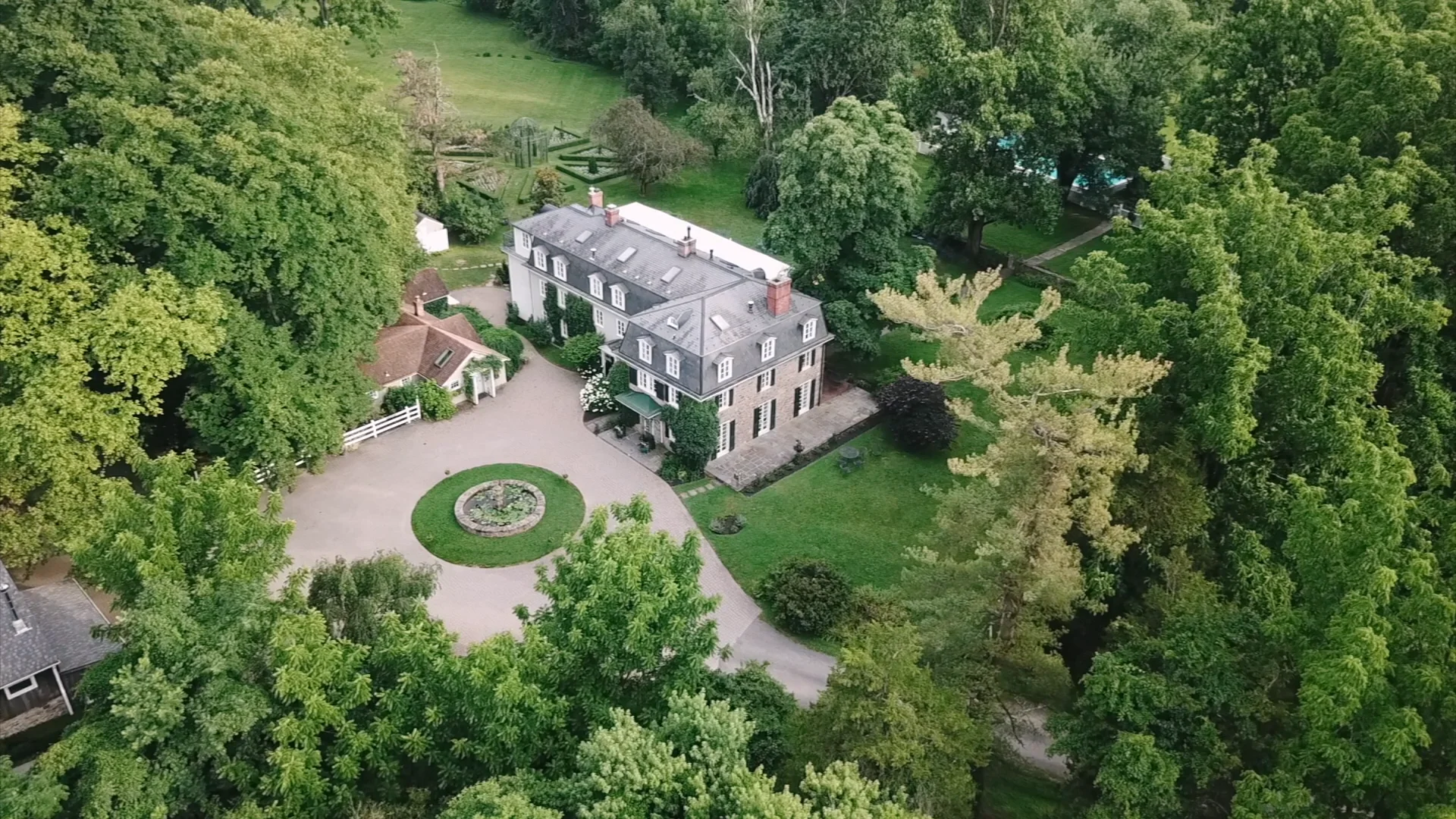 Danielle + Dan | The Inn at Barley Sheaf Farm Wedding