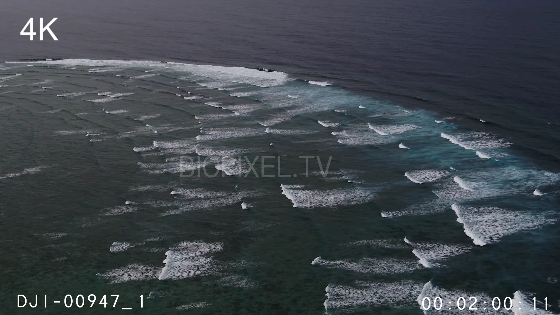 Coral Reefs - Aerial - Waves breaking on the outer Great Barrier Reef ...