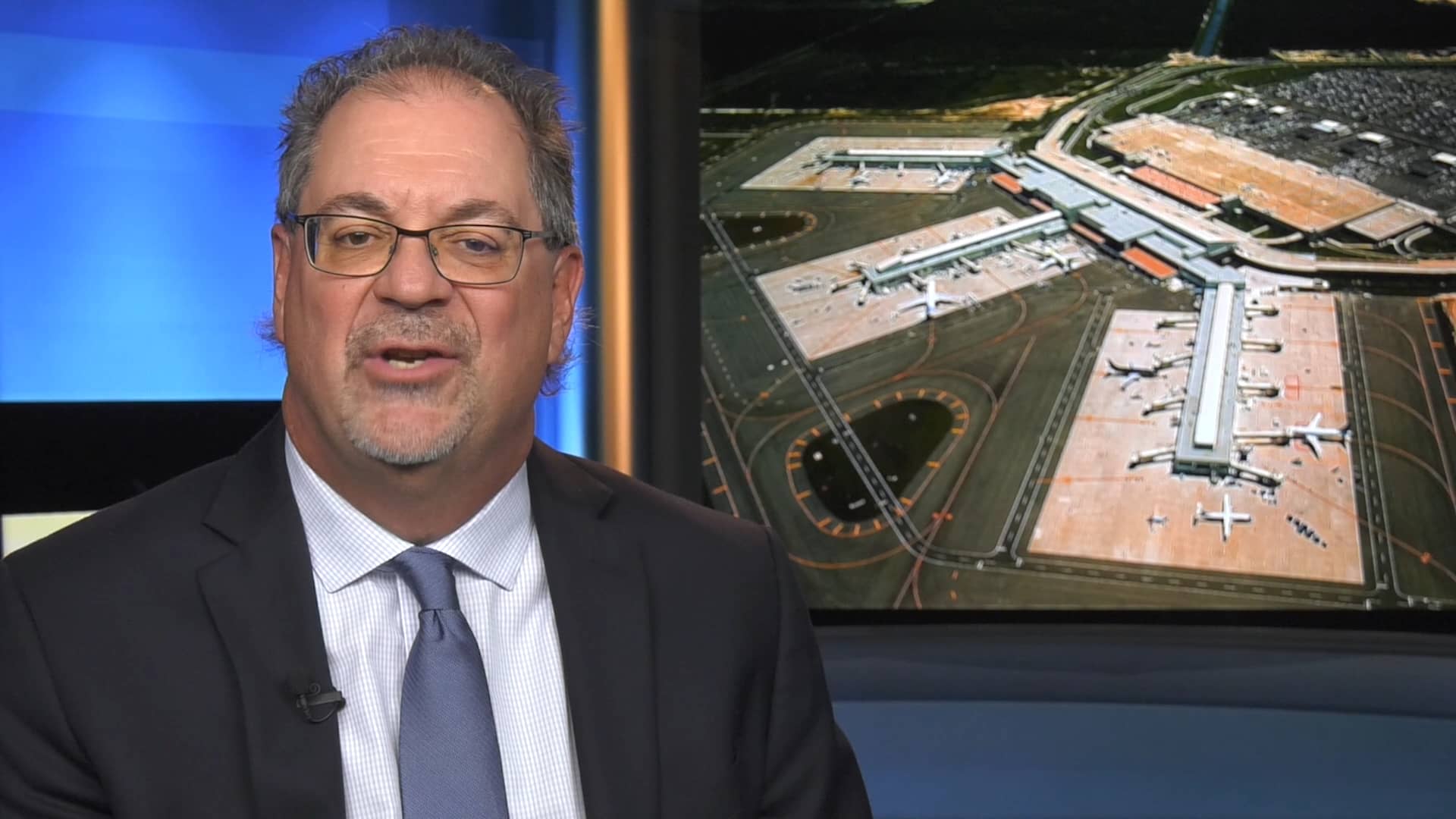 Joe Glowacki with tie on Vimeo