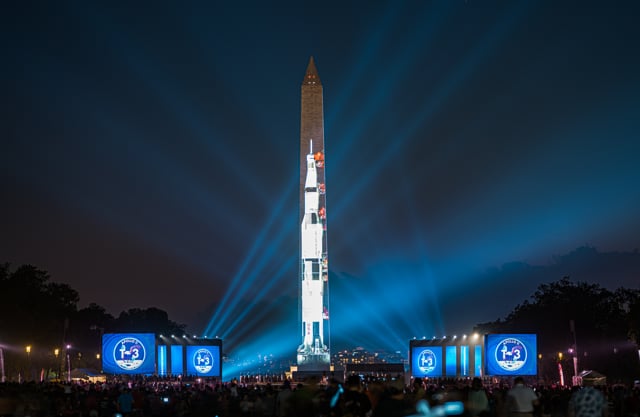 Watch the Amazing Apollo Launch Washington Monument Projection Mapping ...