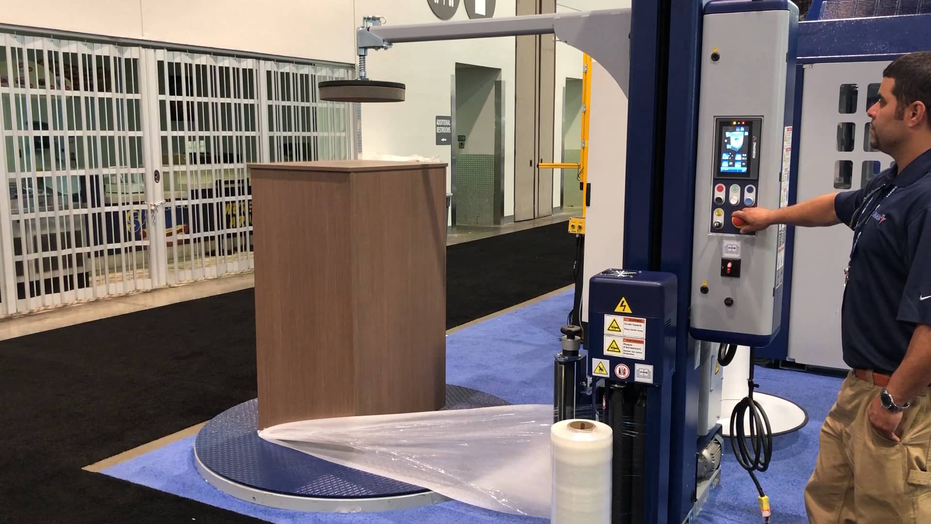 Robopac Rotoplat 508 with Top Platen and Bubble Wrap/Pluribal Carriage on Vimeo