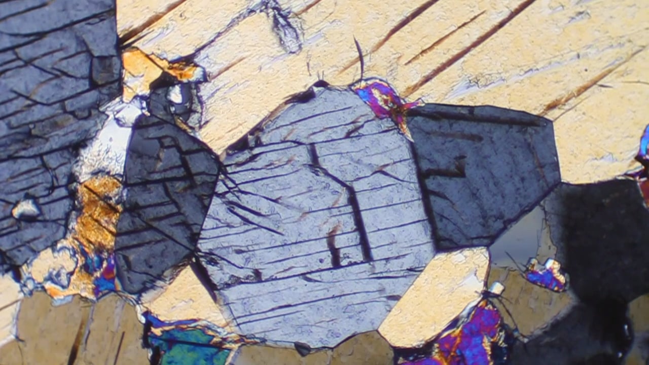 enstatite (bronzite) in thin section FKM-137 XP on Vimeo