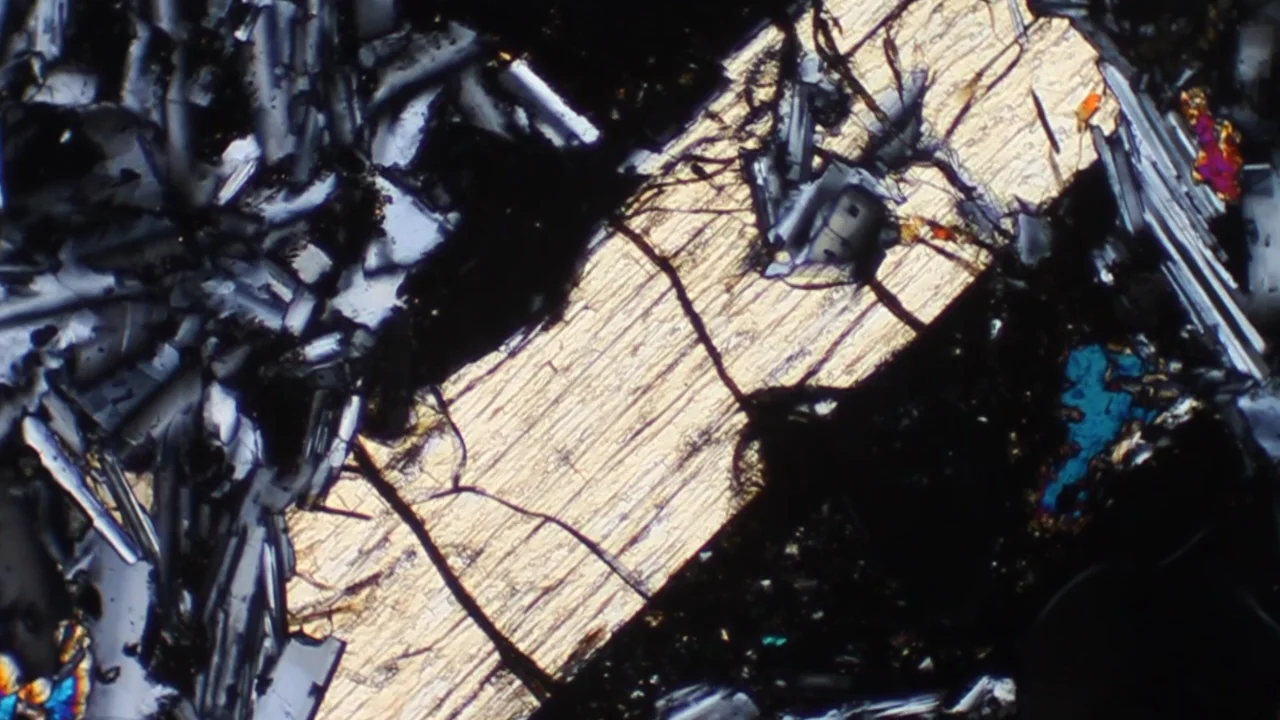 enstatite in thin section FKM-235 XP