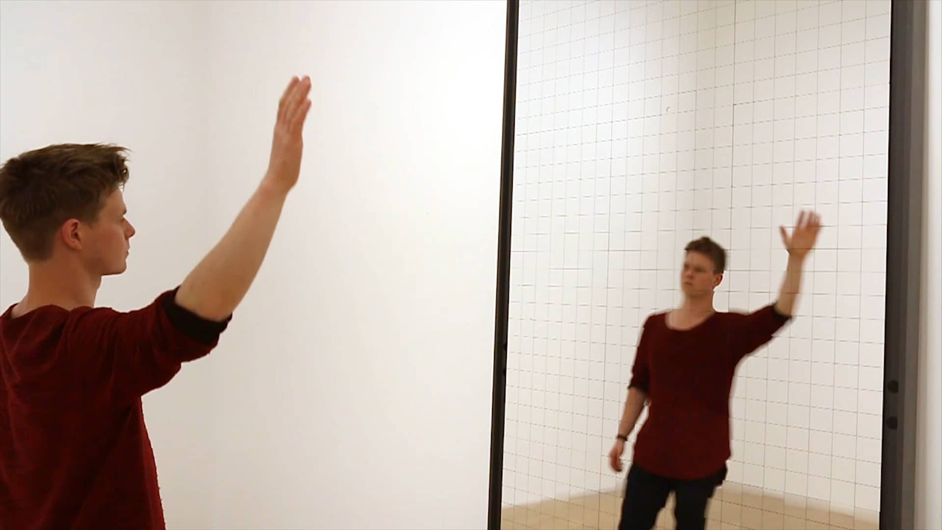 Blur Mirror, 2017 by Random International on Vimeo