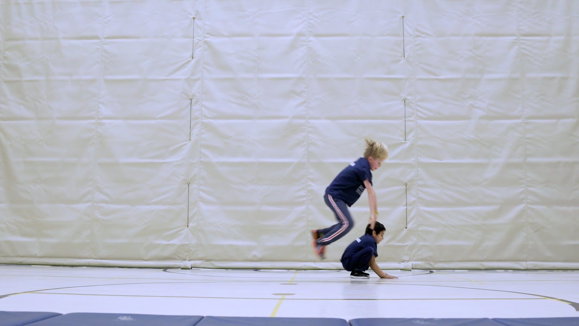 Pair Frog Jumps on Vimeo
