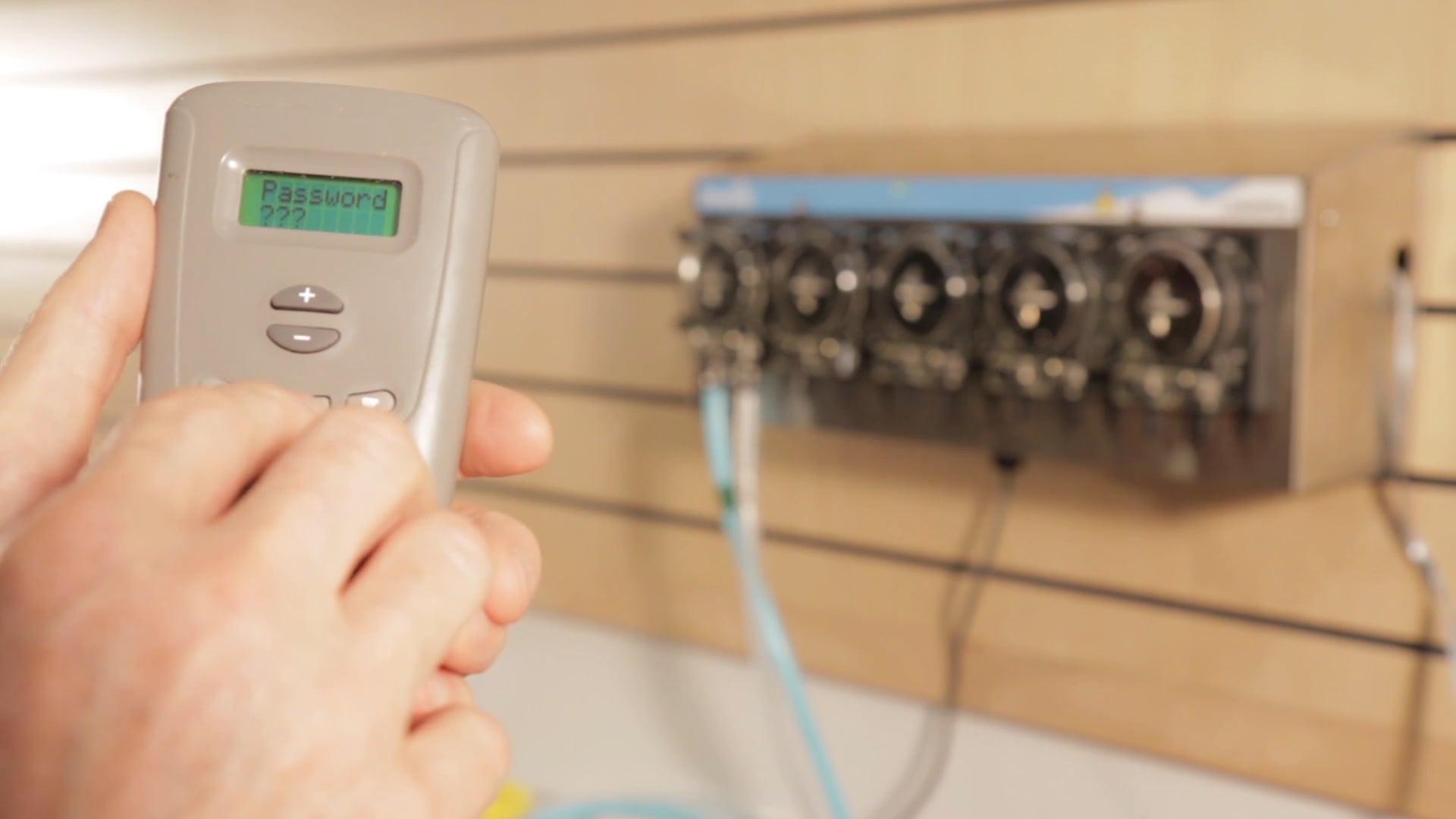 Laundry - Diversey Care: L5000 Pump: Calibration on Vimeo