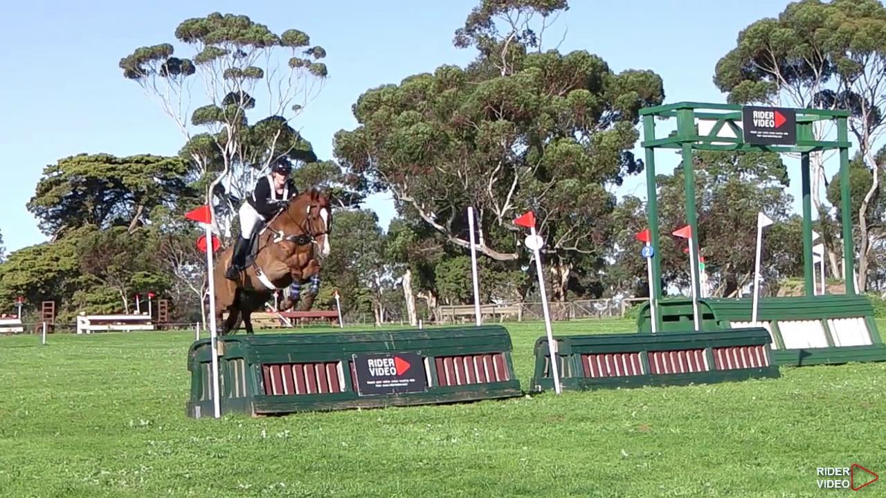 Hannah Prosser riding Manhattan Rain 243 EvA95 Friends of Werribee ...