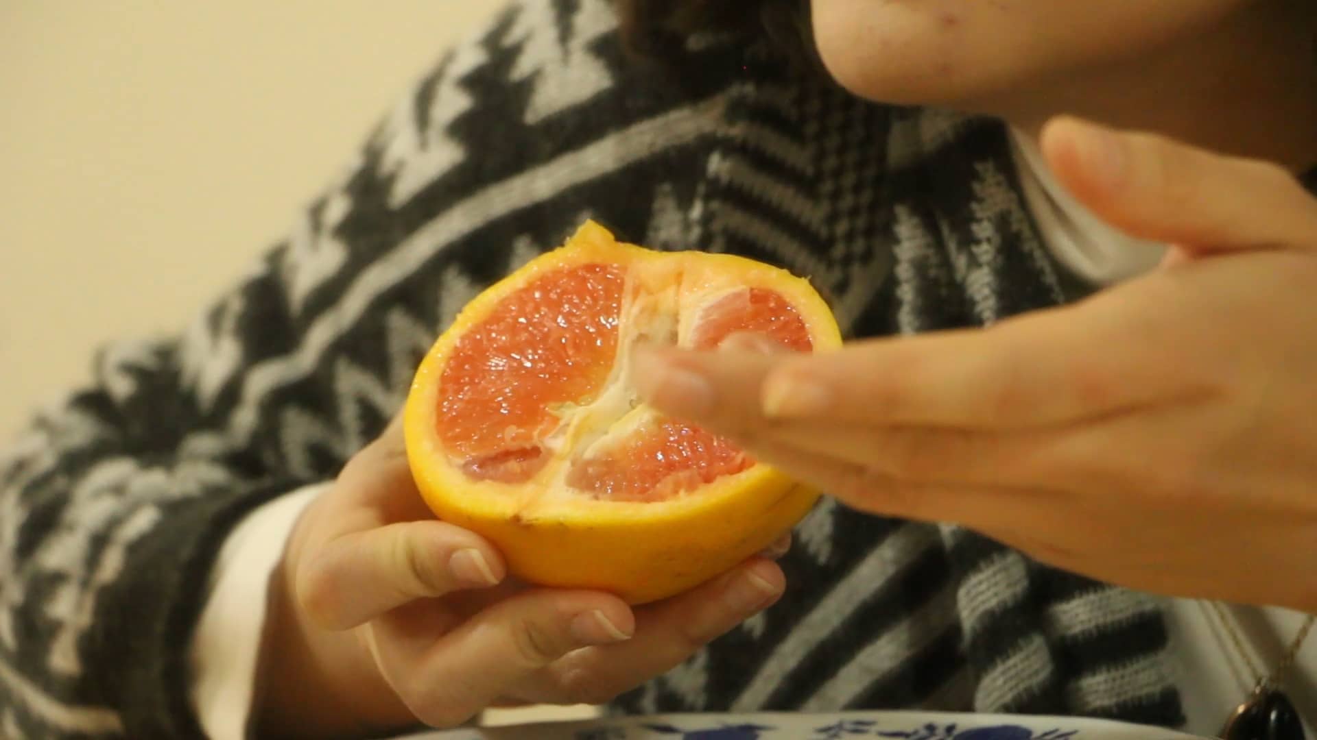 PAPI FINGERING FRUIT on Vimeo