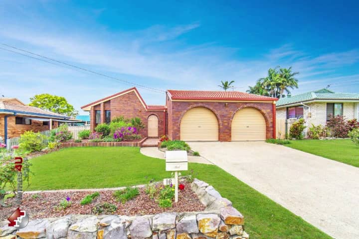 16 Pinewood St Redcliffe on Vimeo