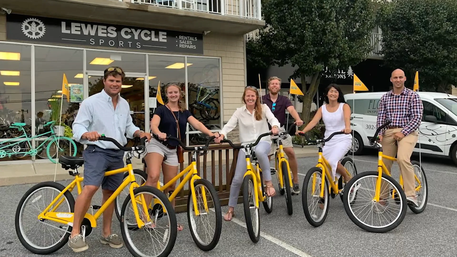 Carrie Lingo - Bikes at the Beach on Vimeo