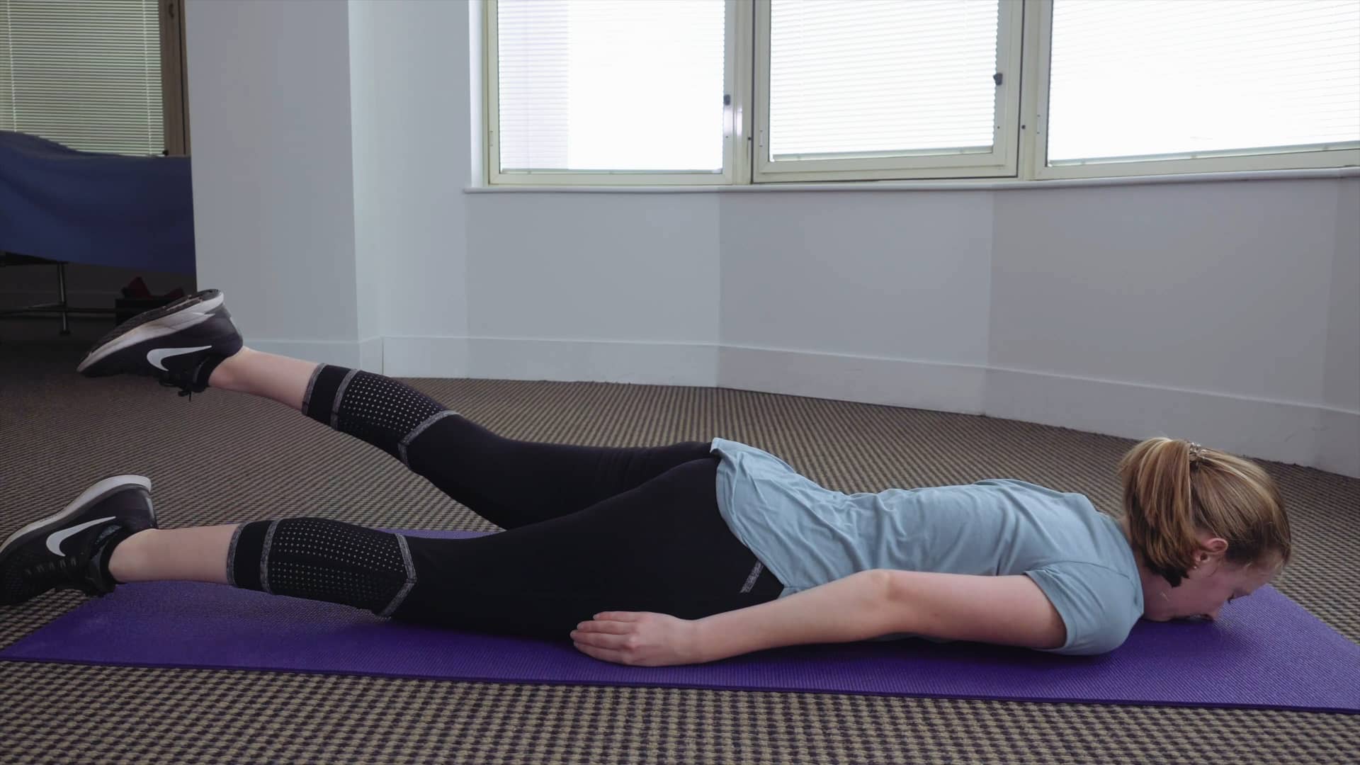 026 - Butt Squeeze Leg Lift on Vimeo