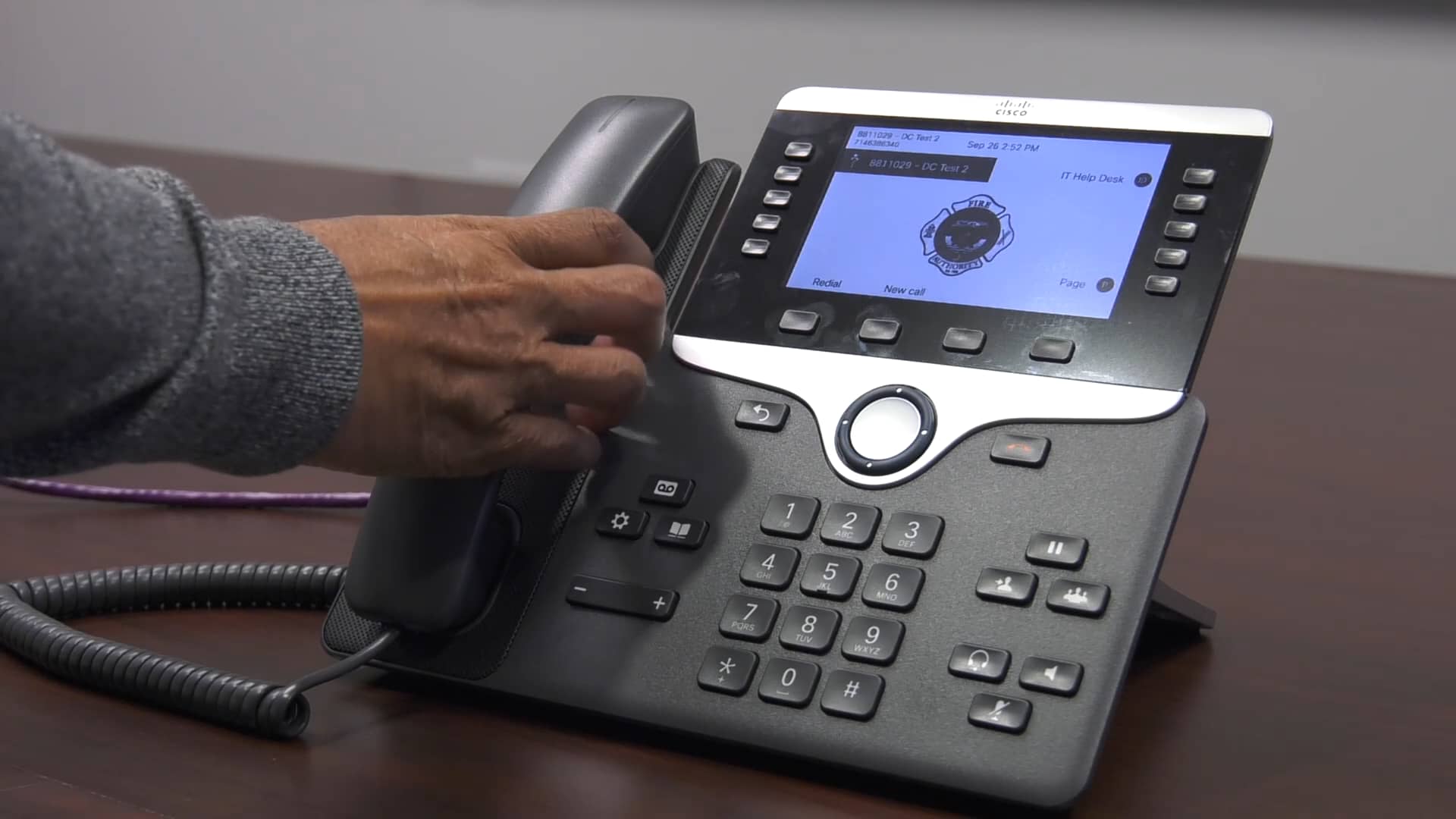 Cisco Phones - How to Listen to a Voicemail on Vimeo