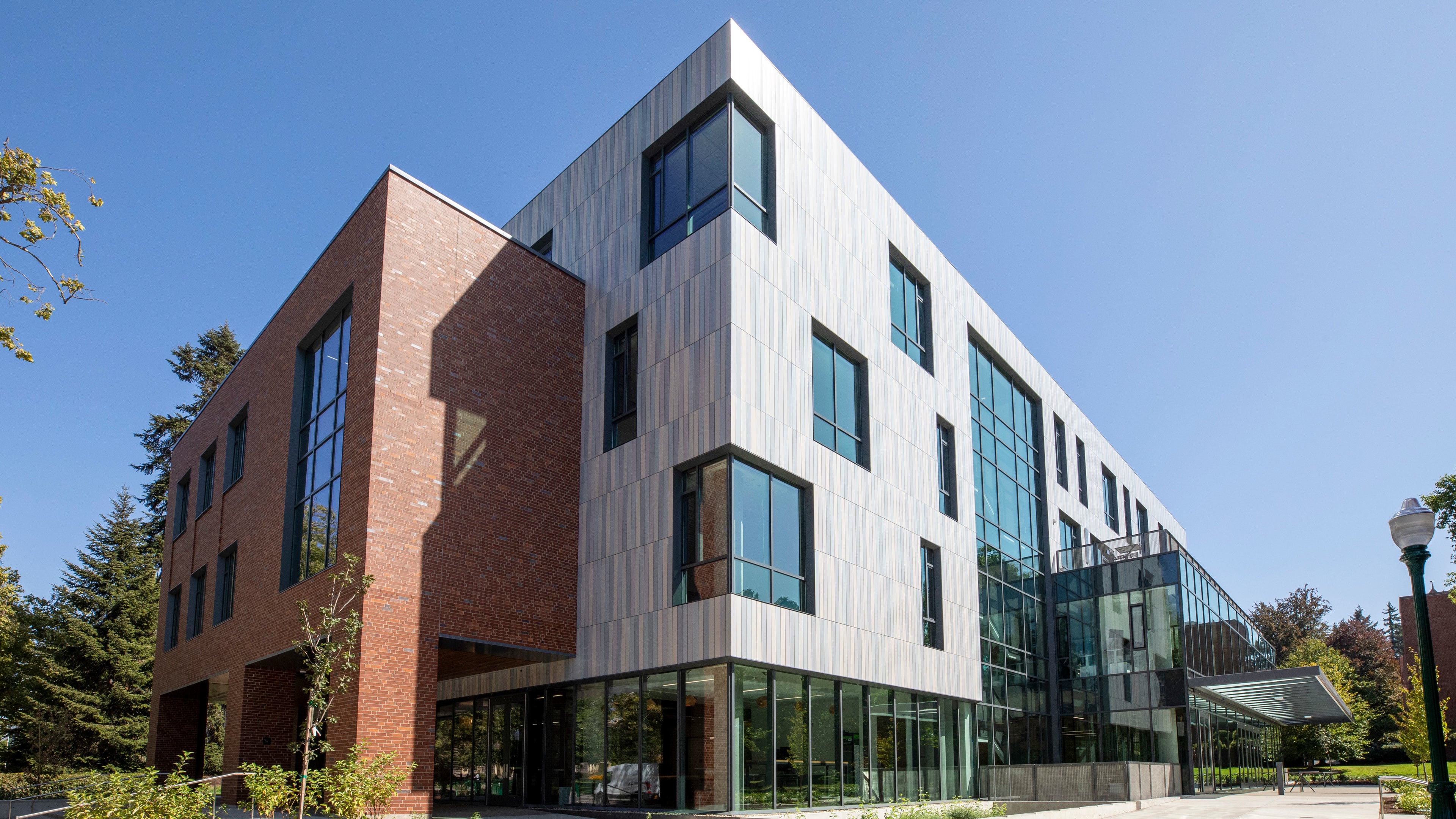 Tykeson Hall: UO's college and career advising hub on Vimeo