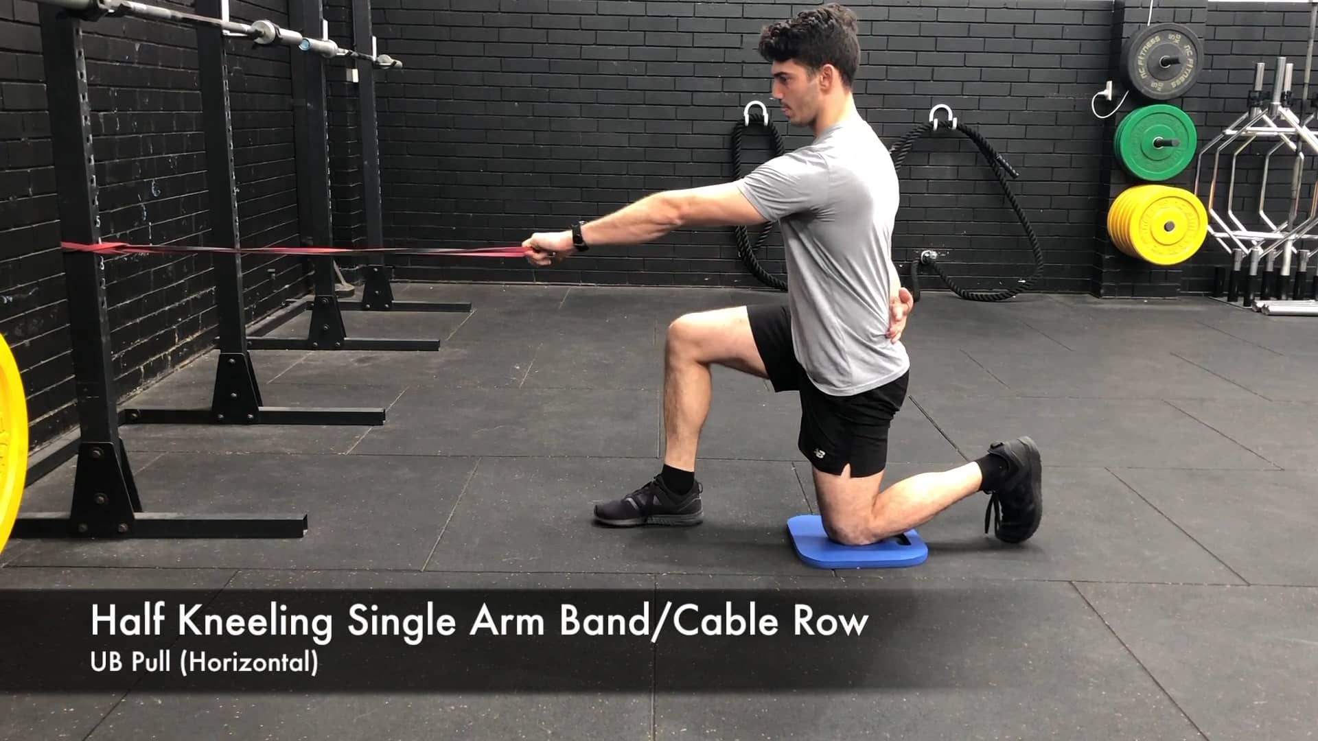 Half Kneeling Single Arm BandCable Row on Vimeo
