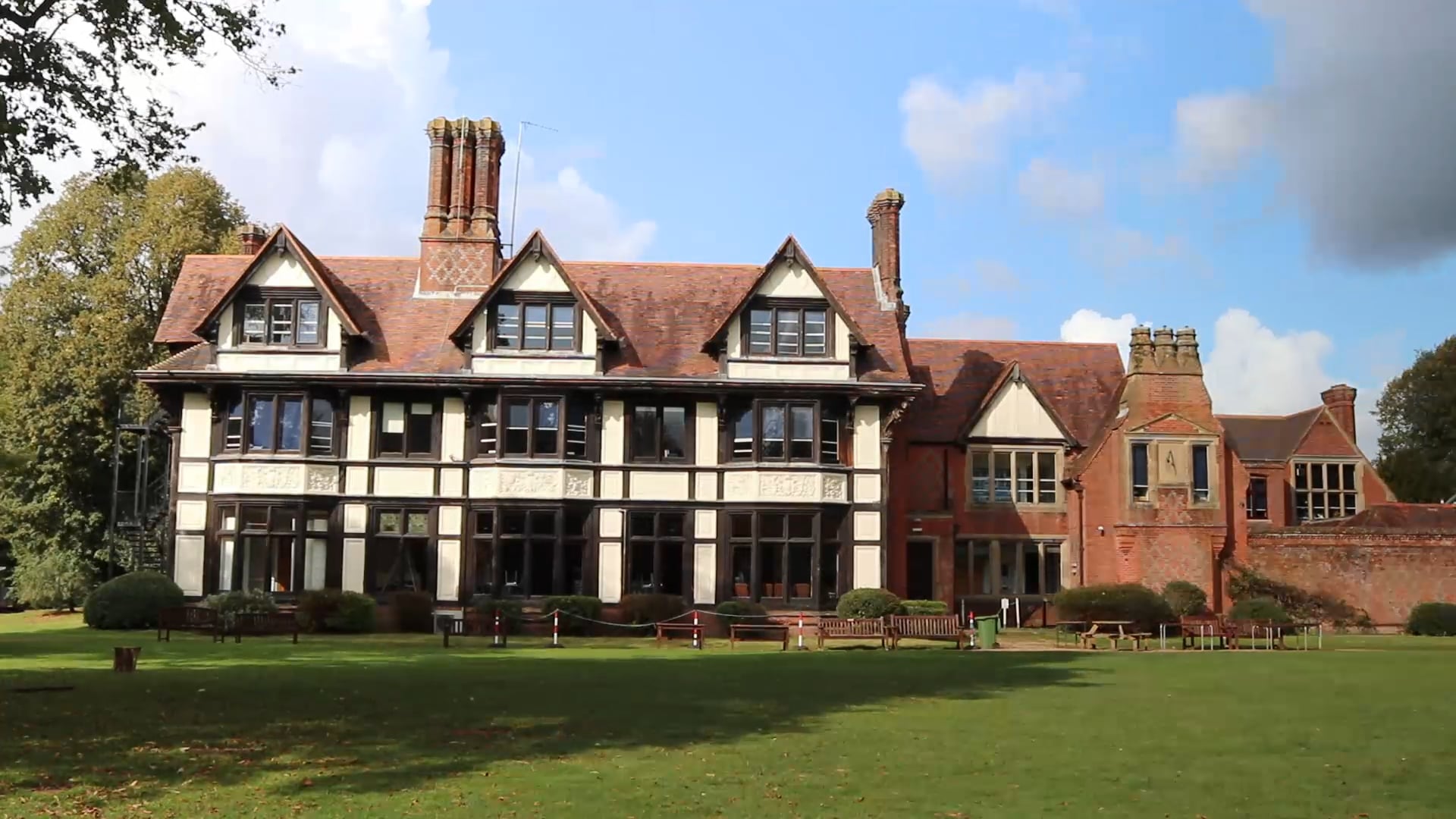 TIme lapse of Moon Hall School on Vimeo