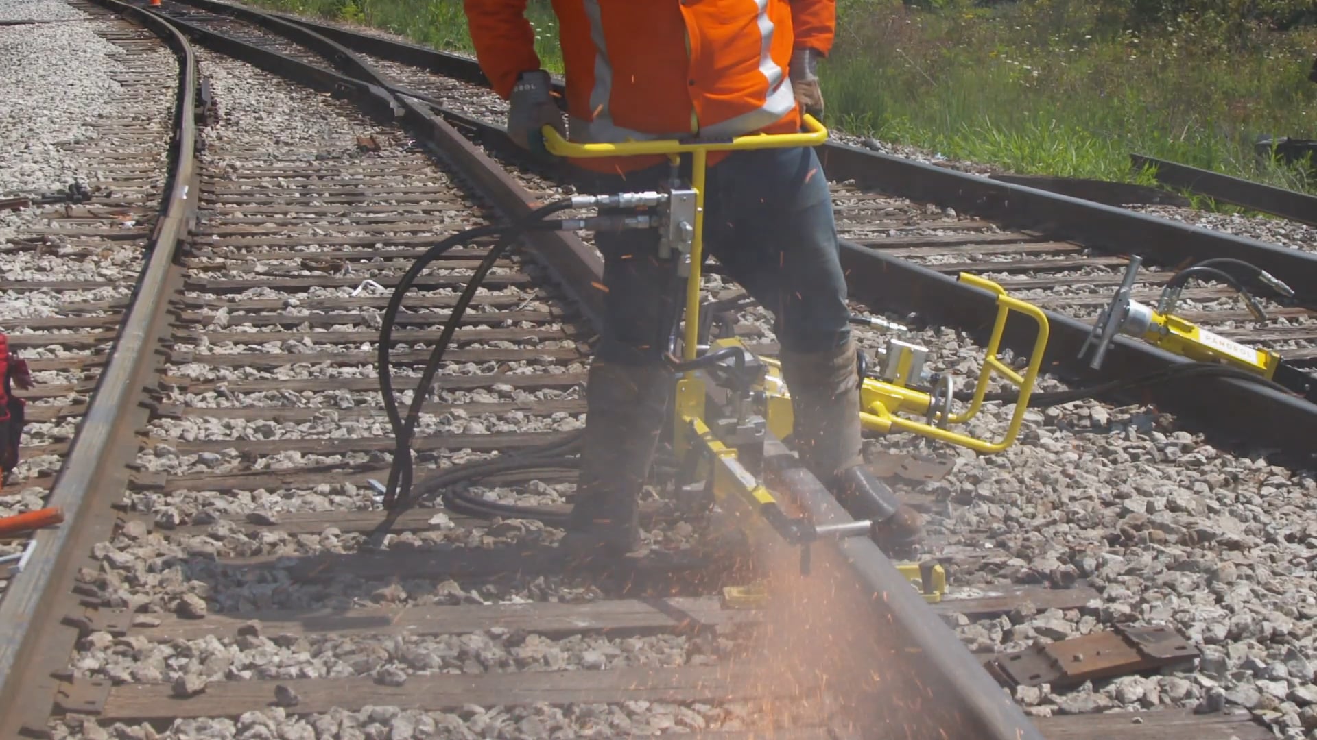 Pandrol 06950 Multi-Purpose Grinder on Vimeo