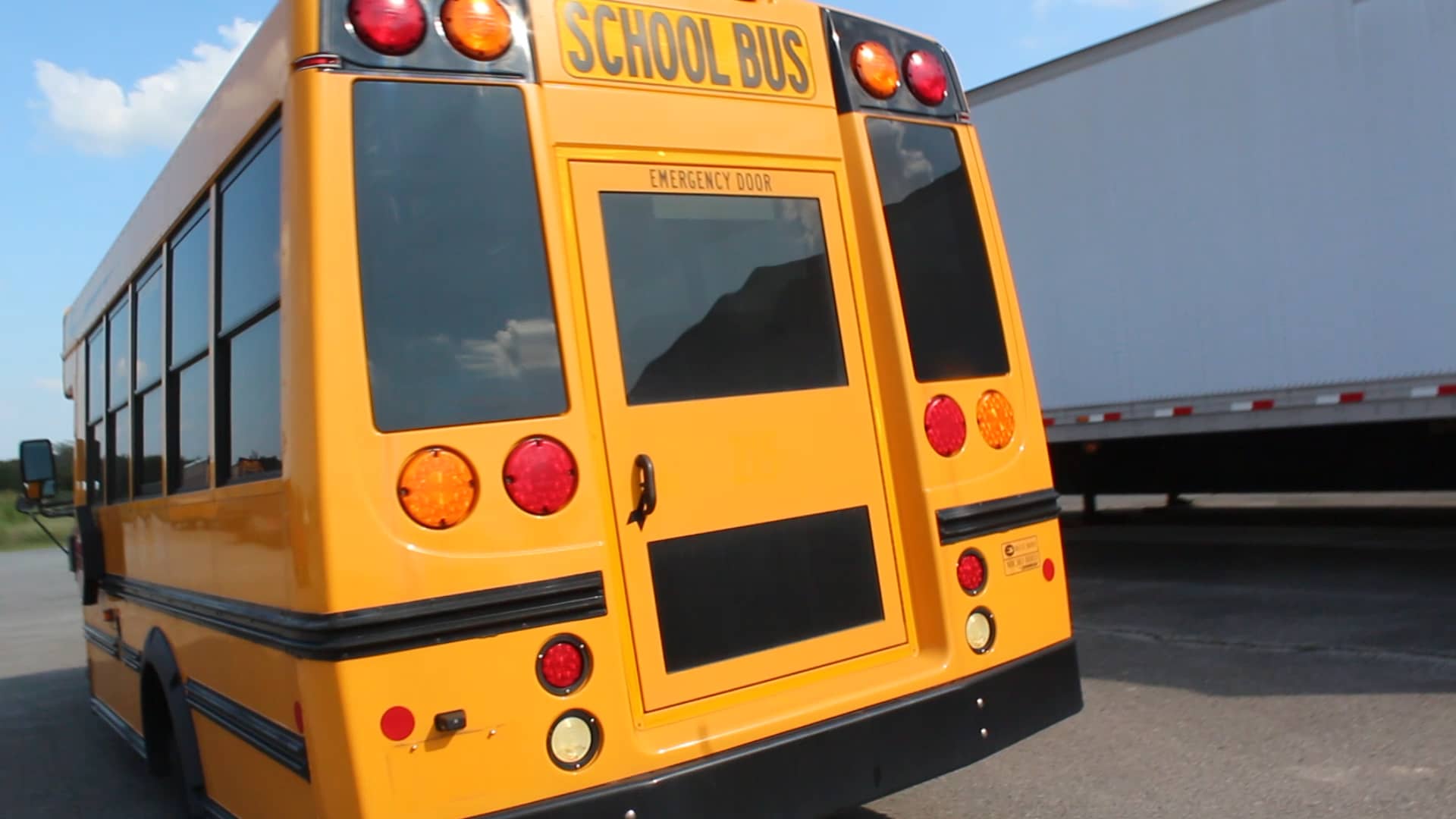 2014 Chevy Girardin 29-Passenger Bus on Vimeo