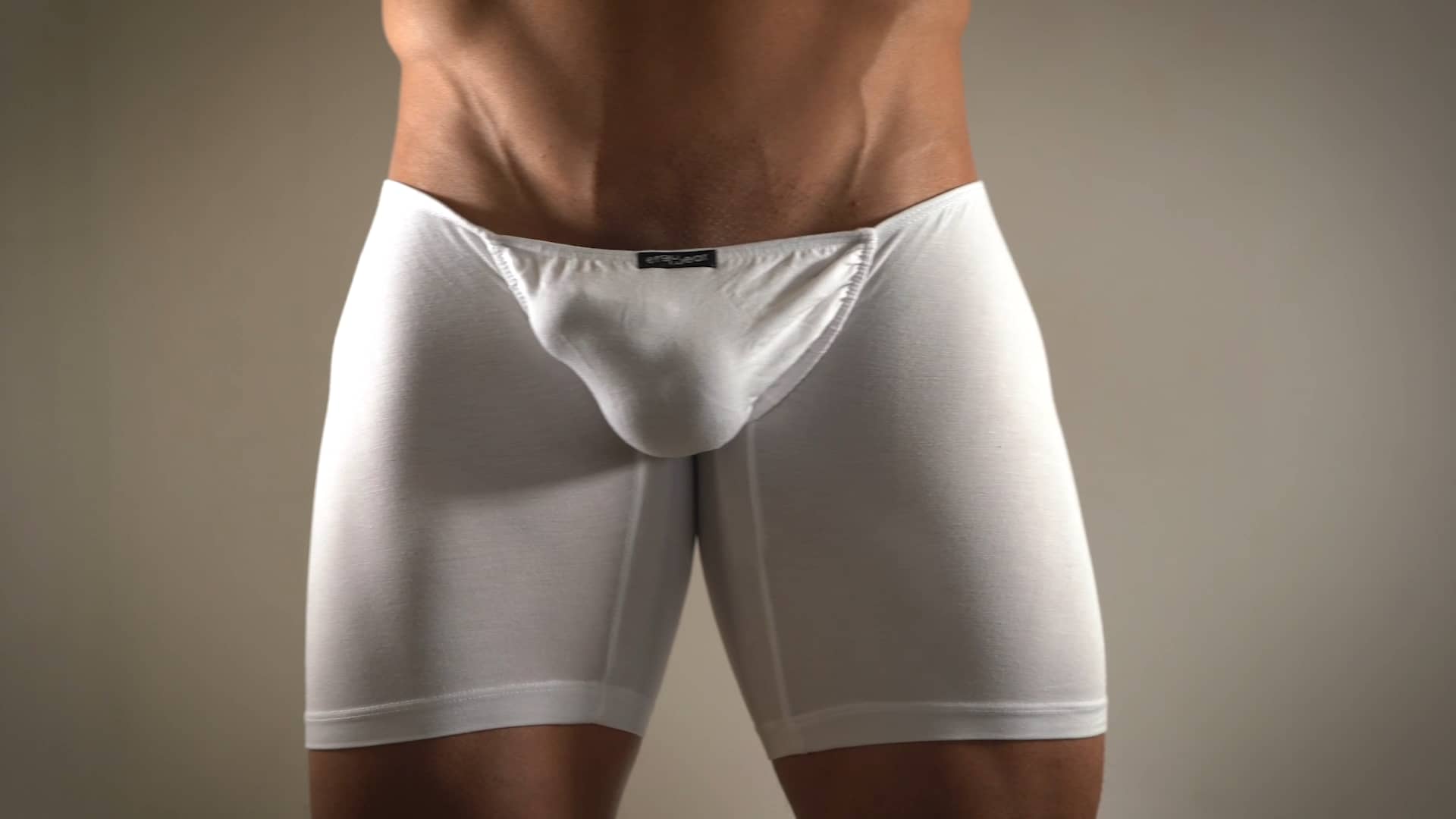 EW0700 - Feel Modal Midcut white on Vimeo