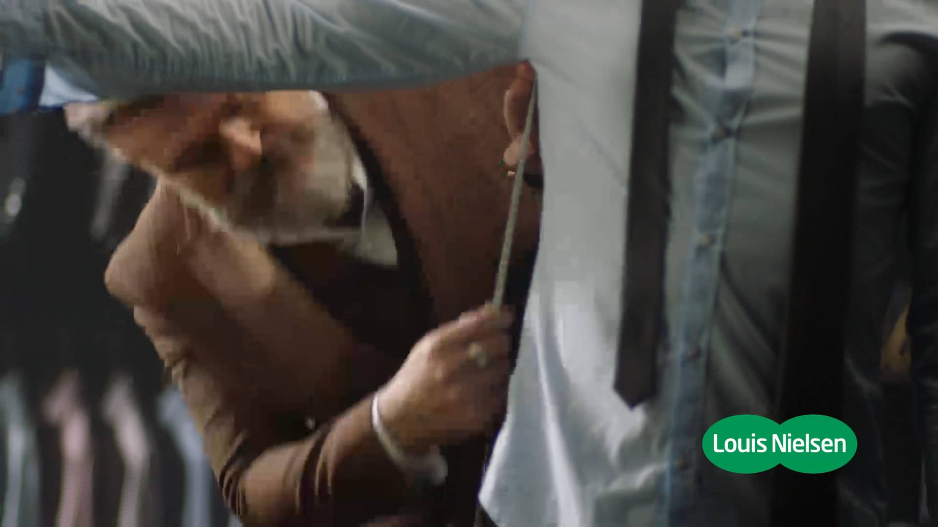 Louis Nielsen - Sku' ha' gået til - Tailor campaign - Sunrise.dk ...