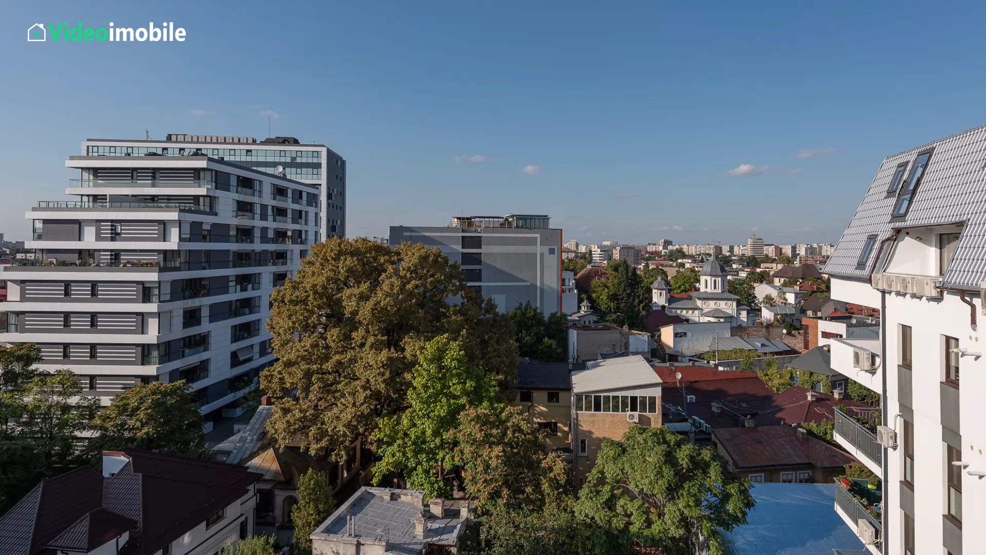 Apartament 4 camere Calea Calarasilor - Delea Noua on Vimeo
