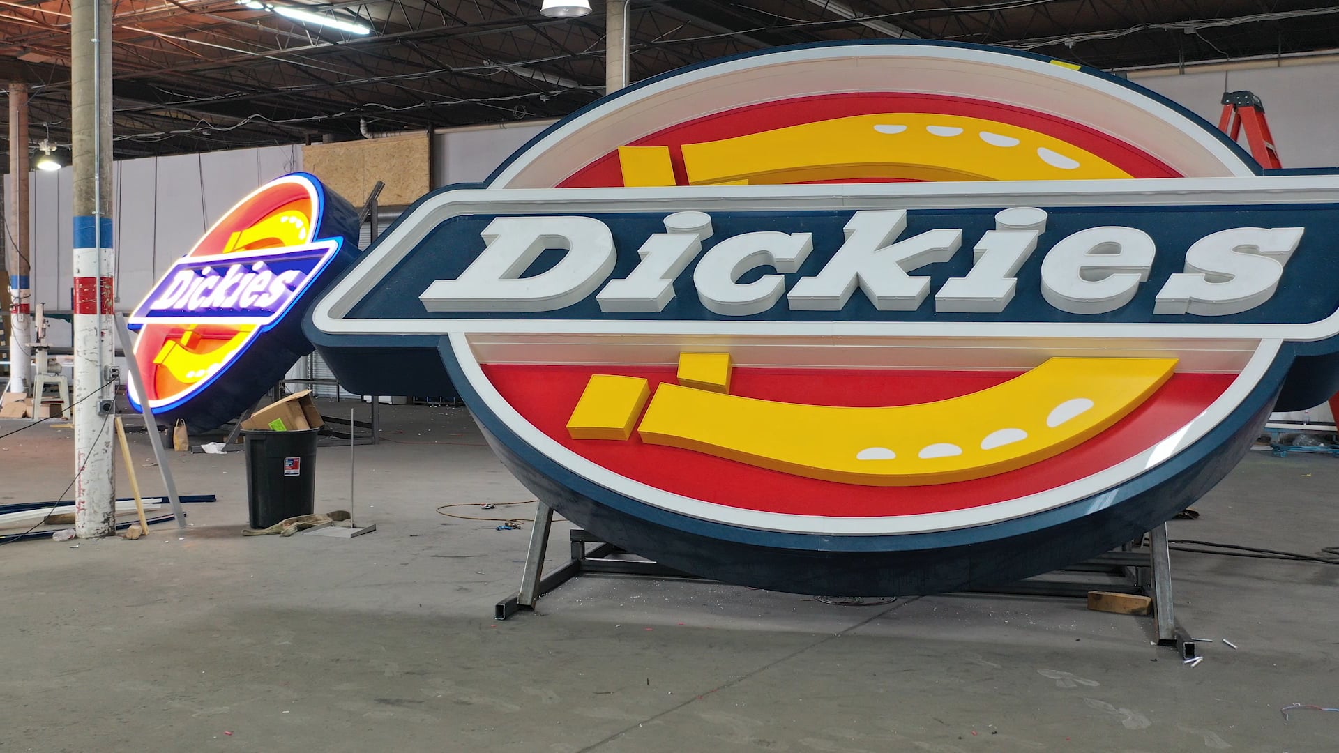 Dickies Arena Sign Build & Installation Video for SSC Signs & Lighting ...