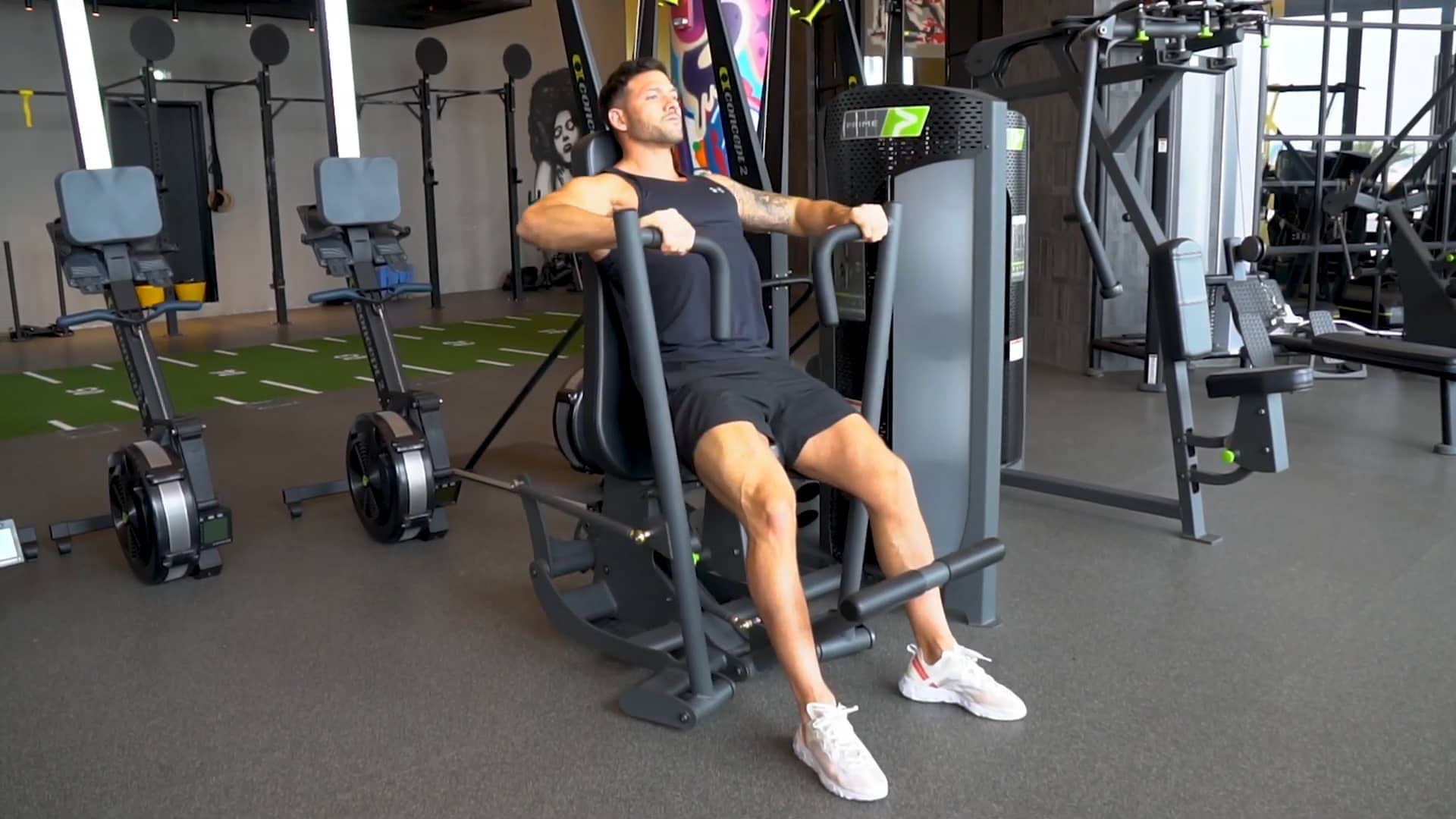 SEATED CHEST PRESS on Vimeo
