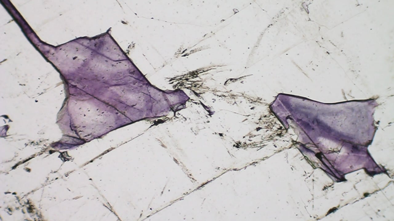 fluorite in thin section FKM-315 PPL polarizer rotation on Vimeo