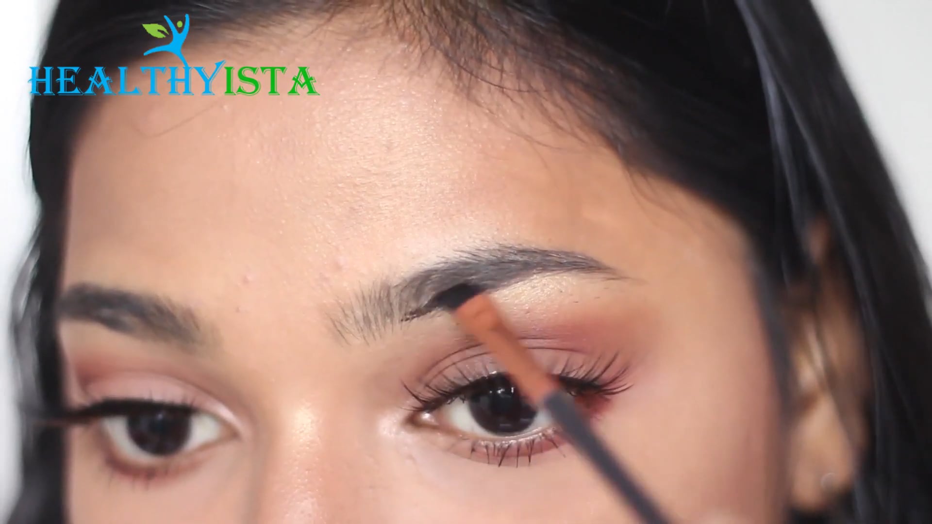 How To Create Perfect Slit Eyebrow on Vimeo