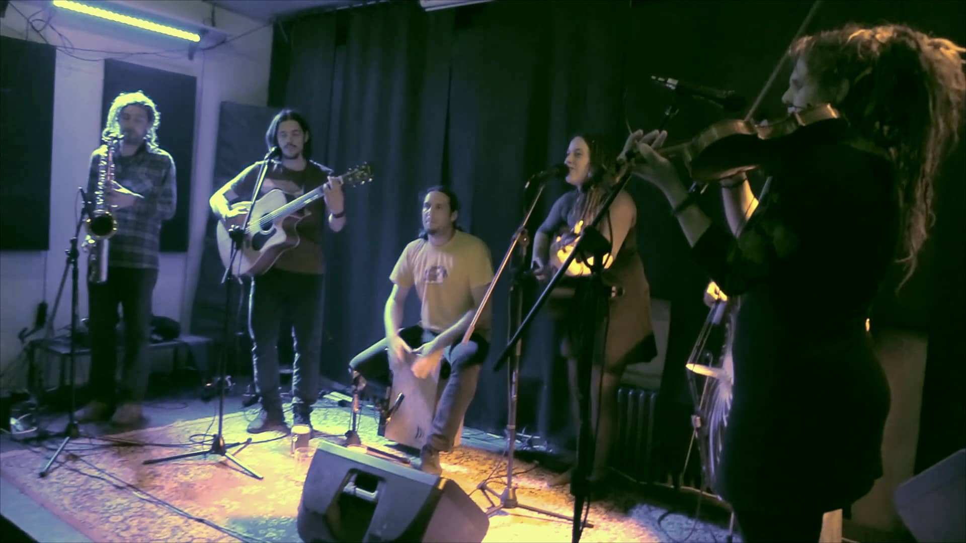 GOJI band (Cz) / song_02 SLEPICE TANČÍ NA ROZPÁLENÉ STŘEŠE / Továrna ...