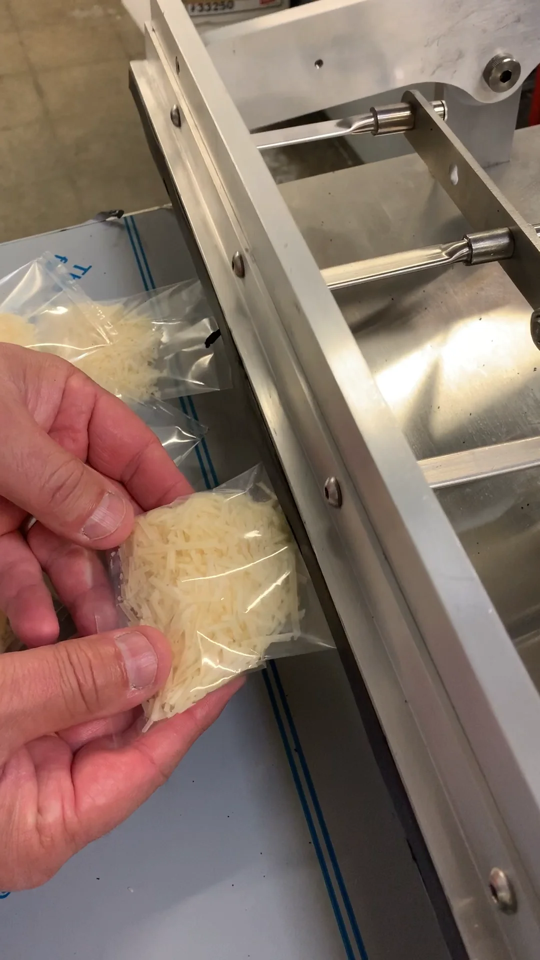 VS1-20 small pouch, grated cheese gas flush 2 Nov 2019 on Vimeo