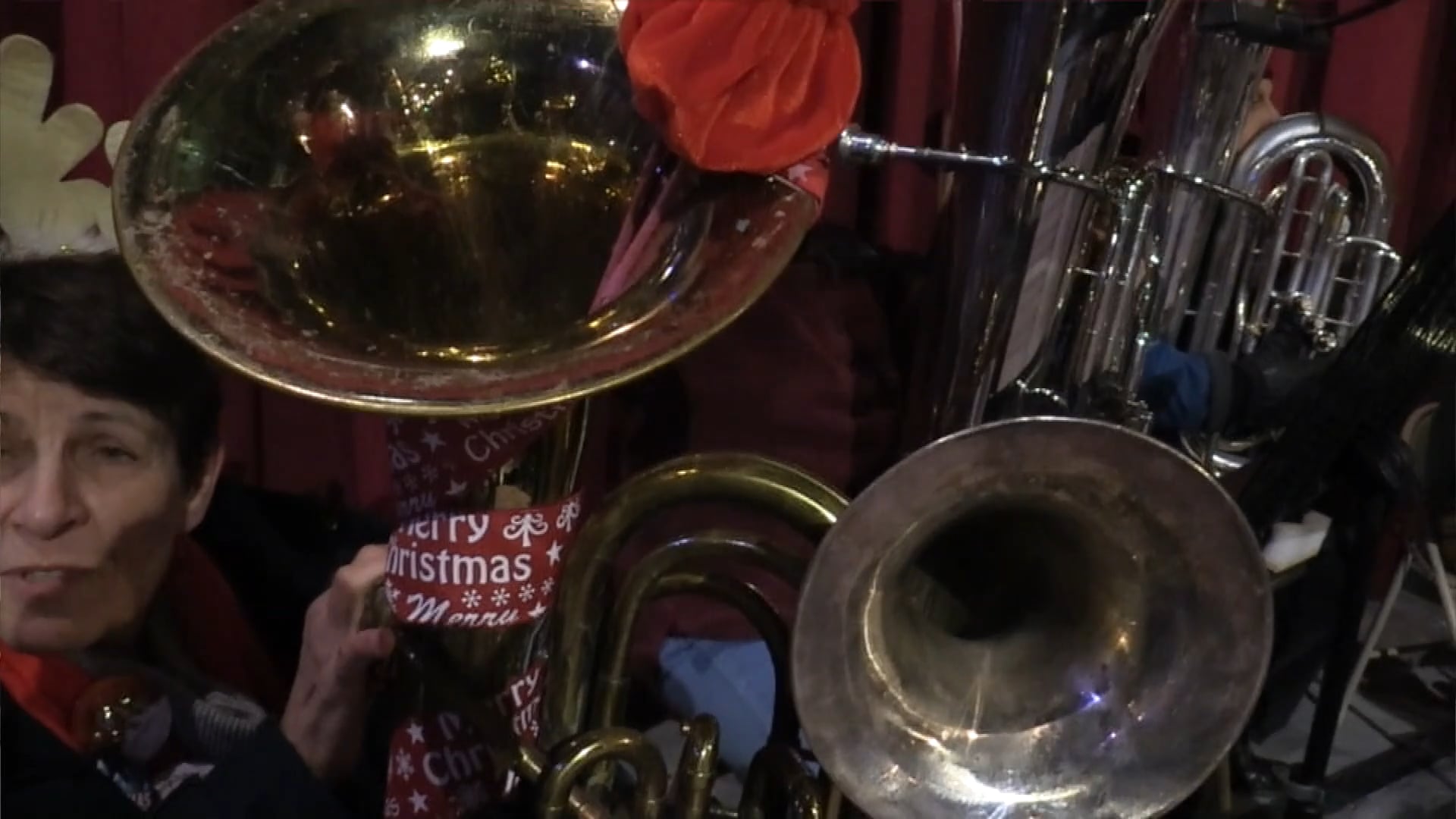 Merry (Cape Cod) Tuba Christmas on Vimeo