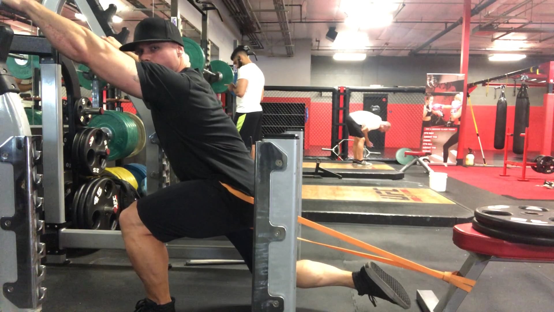 Banded reverse lunges on Vimeo