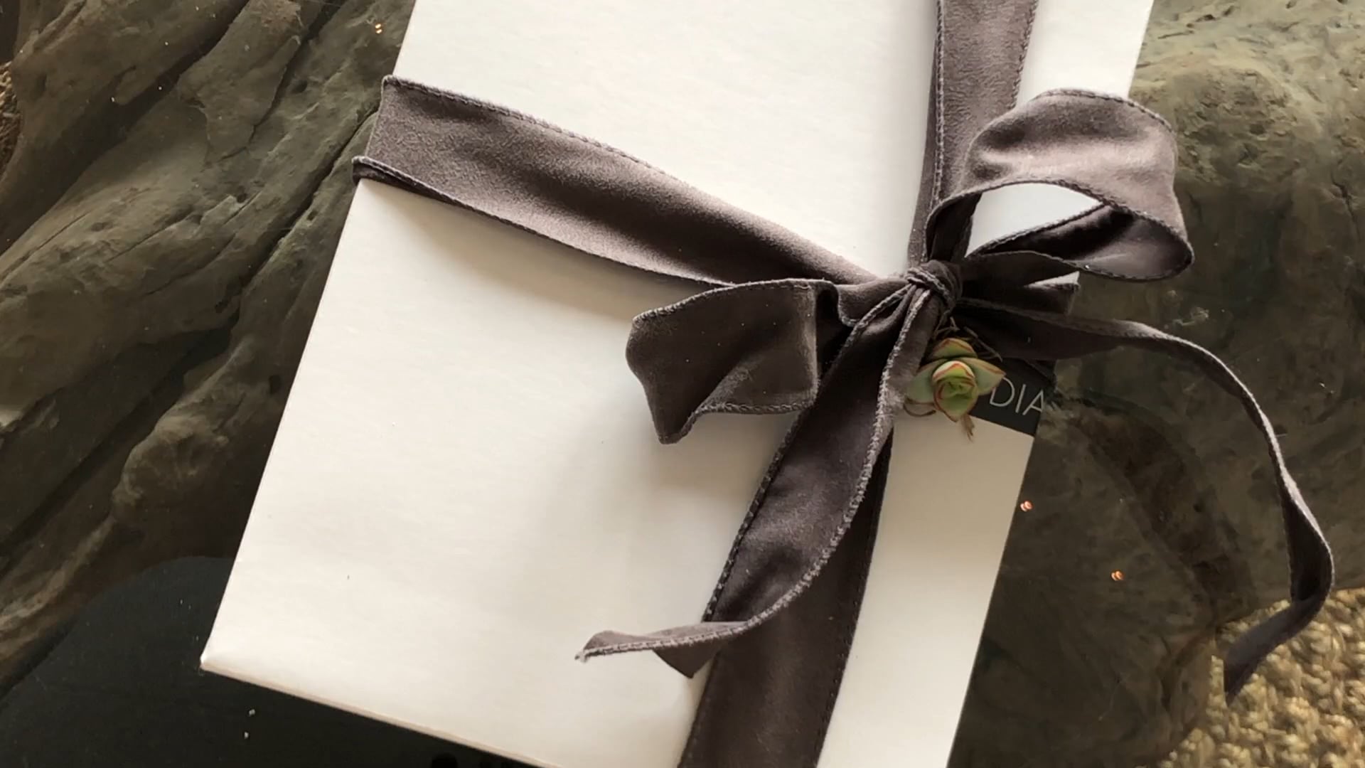 Signature DIANI Boutique Gift Wrap on Vimeo
