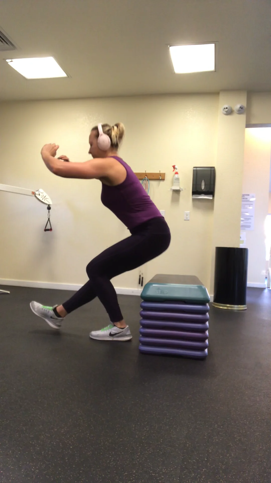 Single Leg Box Squats on Vimeo