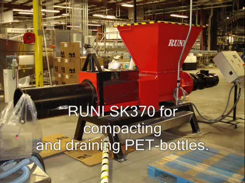 Dewatering PET bottles - RUNI SK370 on Vimeo