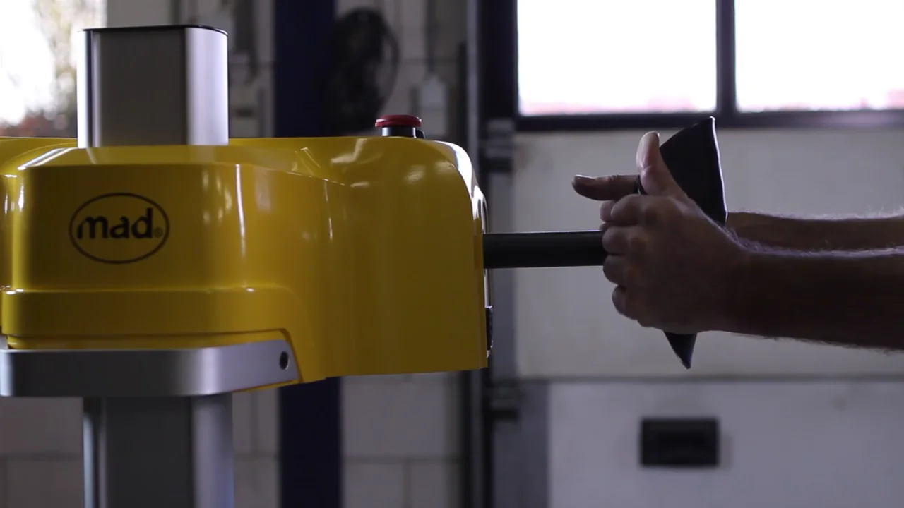 MAD DA8700 assembly video on Vimeo