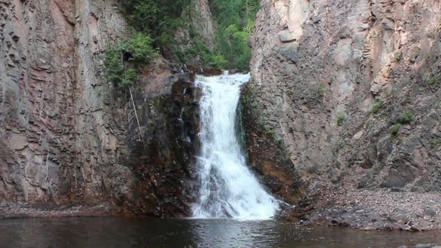 Waterfall in the Devil Track River gorge on Vimeo