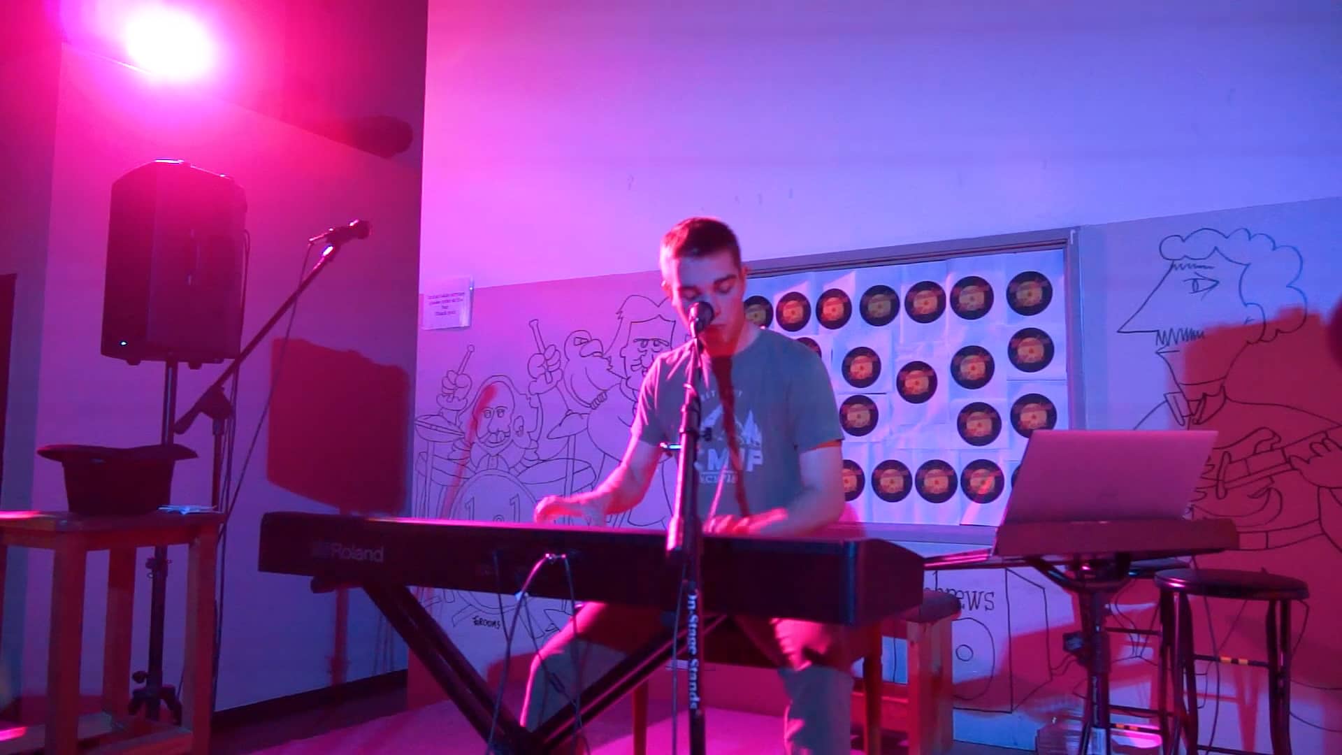 An Evening With Dustin Phillips at Books and Brews on Vimeo