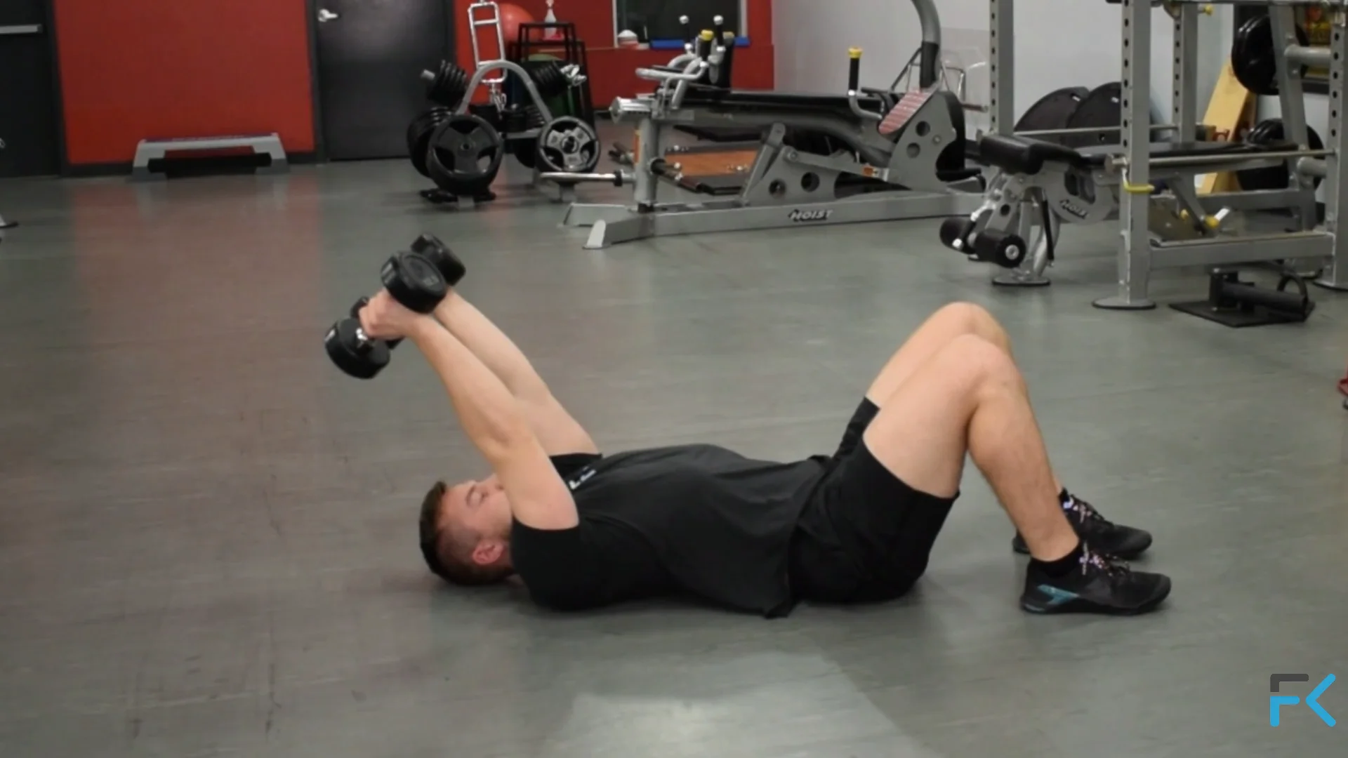 Extensions des coudes sur le dos avec dumbbell on Vimeo