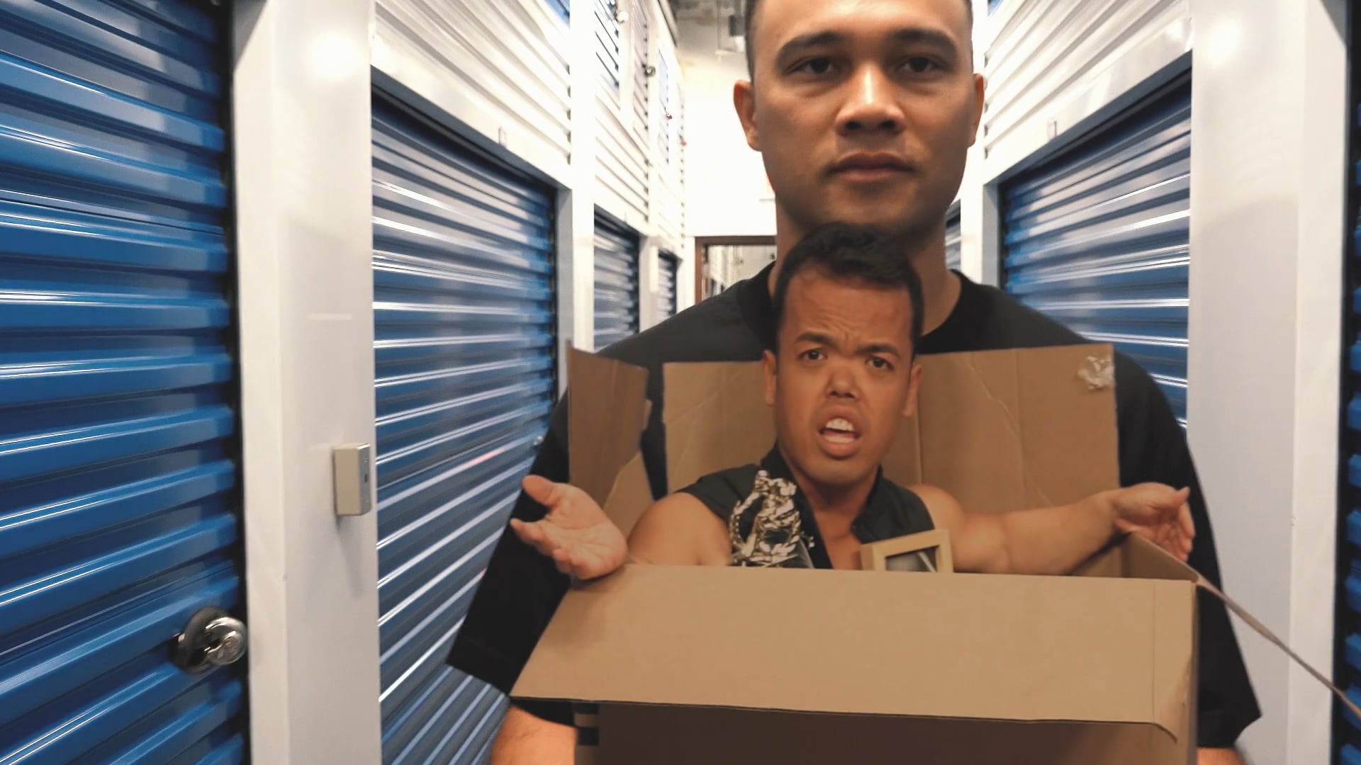 Hawaii Self Storage - Mess Control on Vimeo