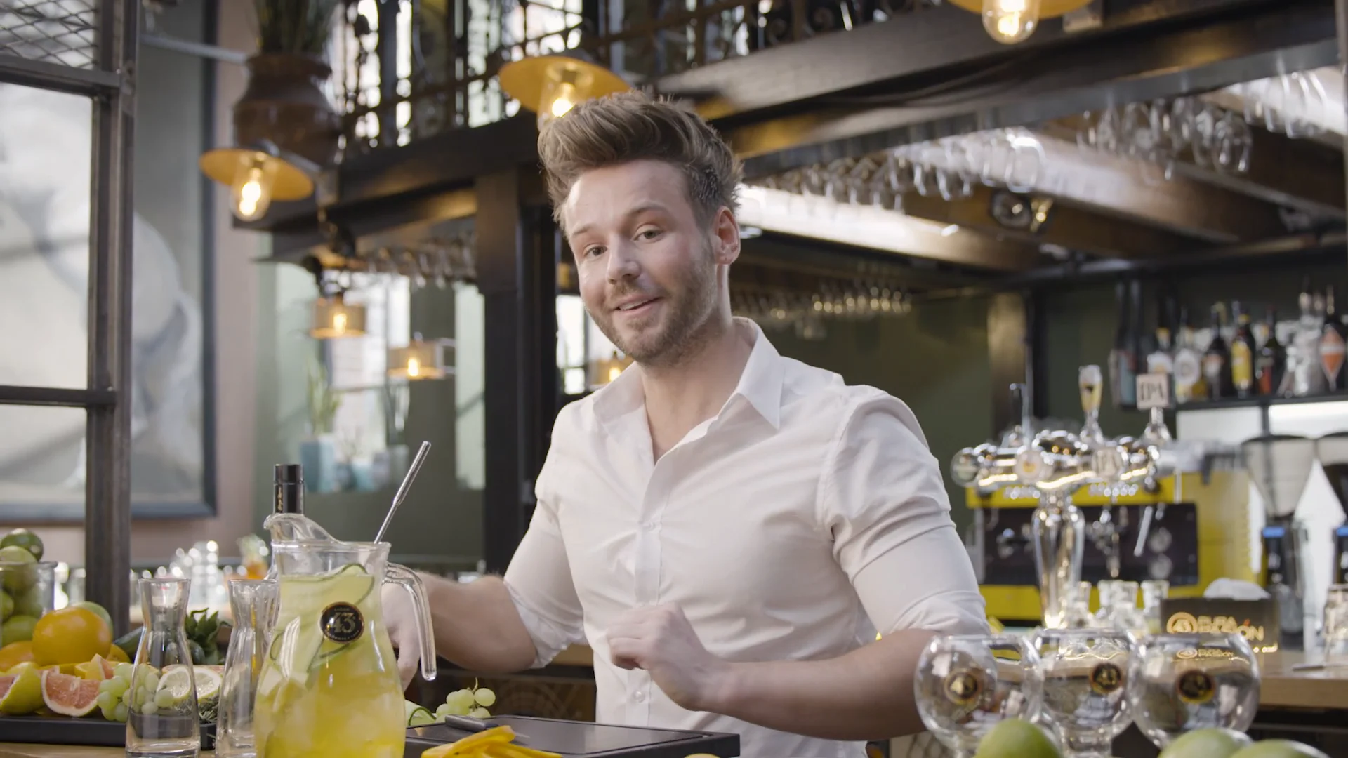 Sangria_43_%E2%80%A8Cava_v1h264_1080_best on Vimeo