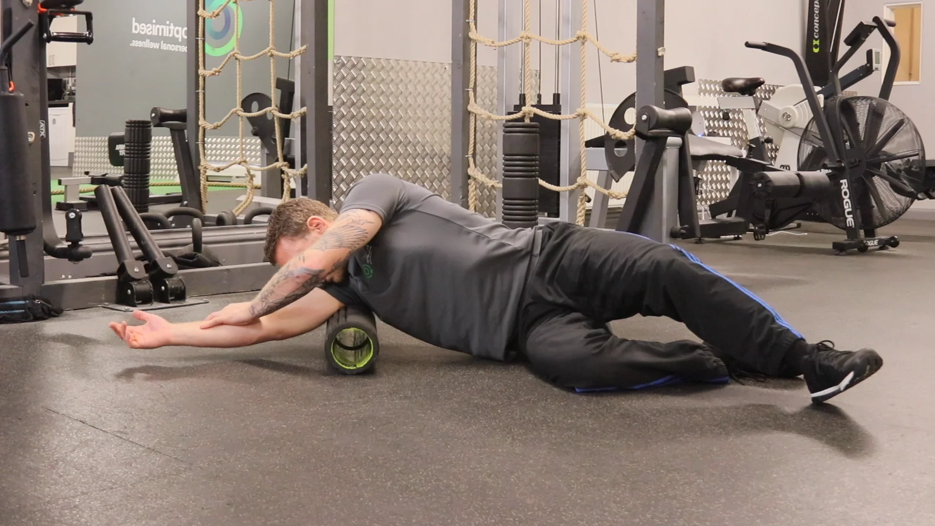 Foam Roll - Tricep on Vimeo