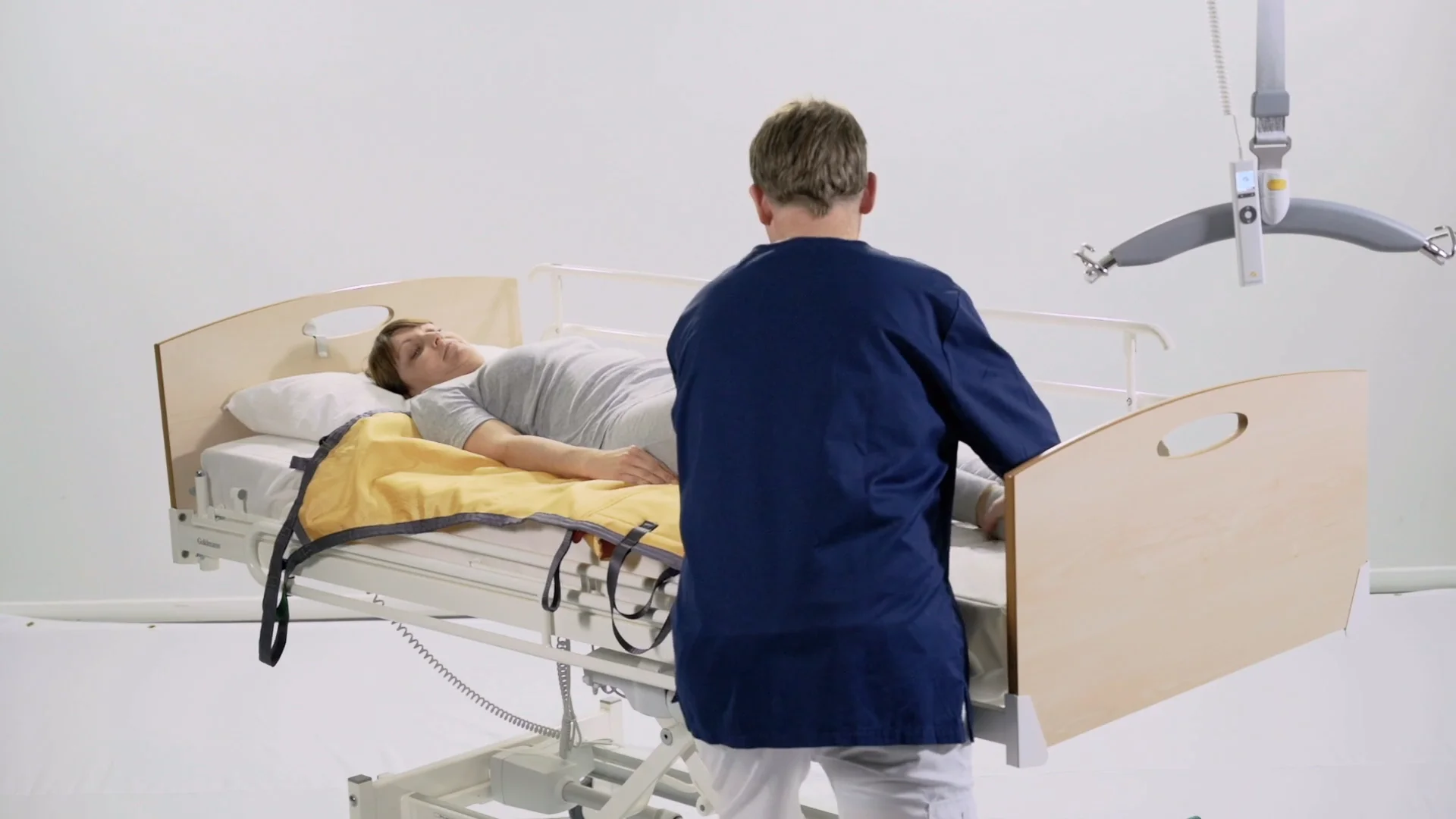 Basic Comfort High - Sling on in bed