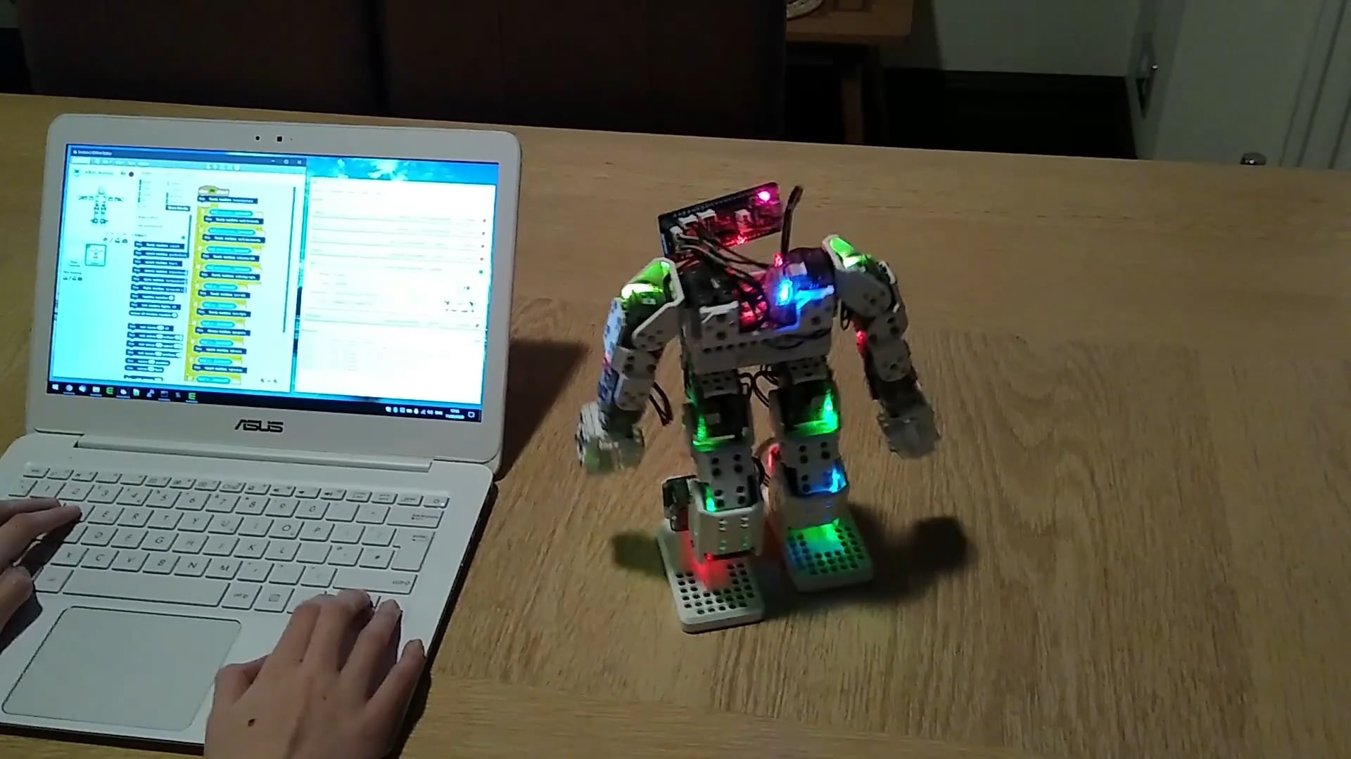 Headless Edbot Mini with a BT-410 Bluetooth module on Vimeo