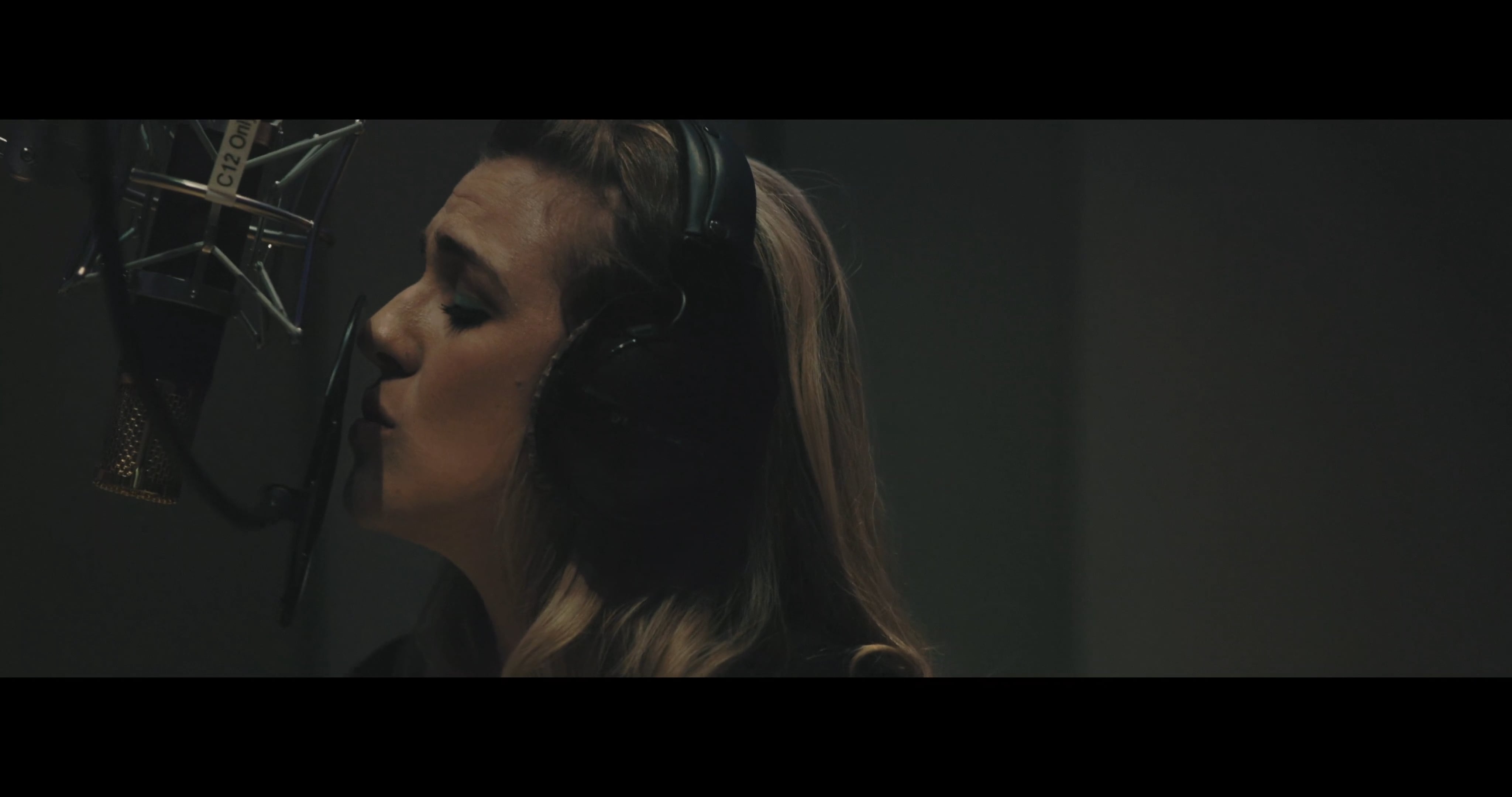 Ariel Hill - Live at Wire Road Studios on Vimeo