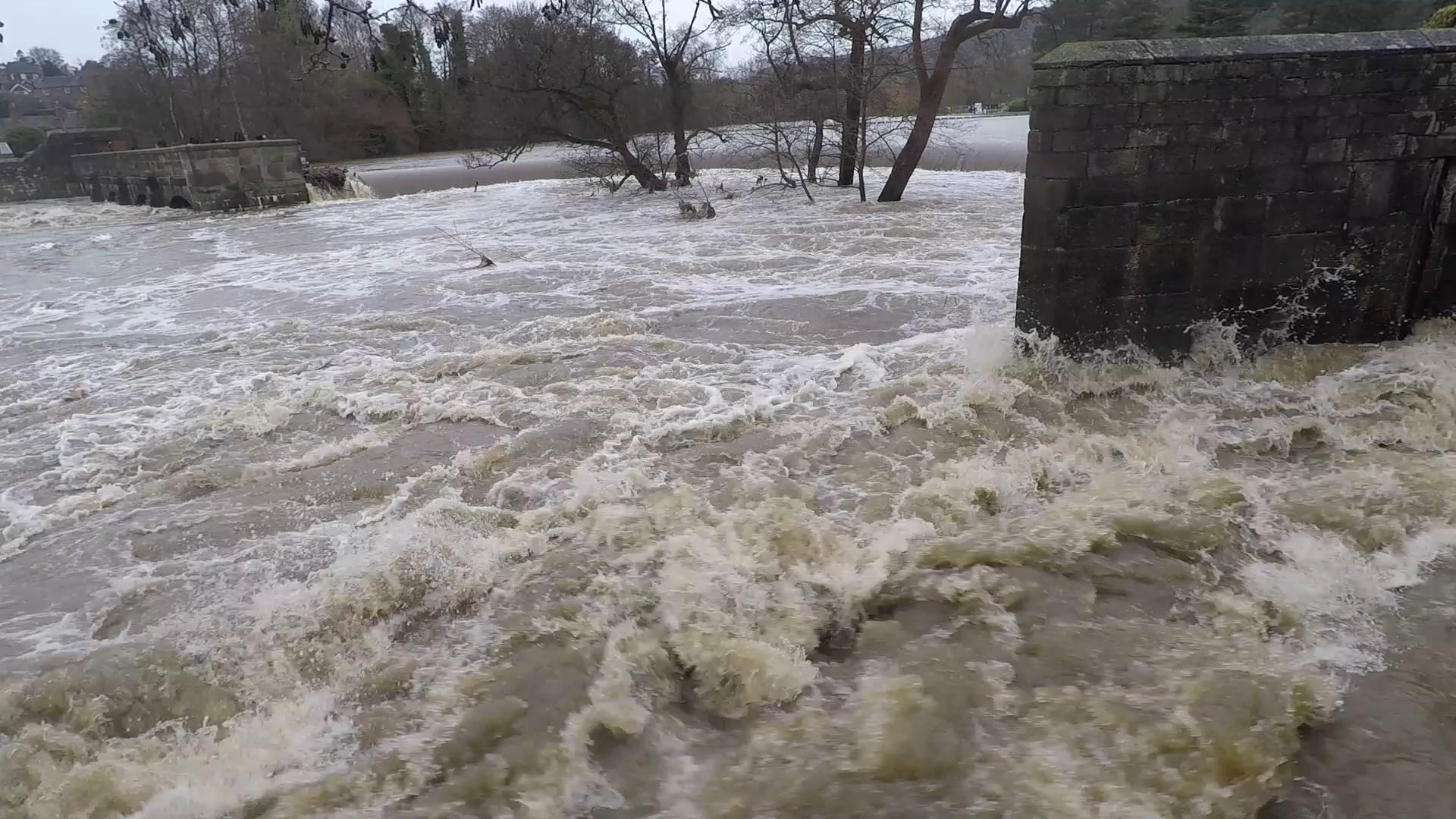 Belper horseshoe weir floods after Storm Dennis on the Derwent on Vimeo