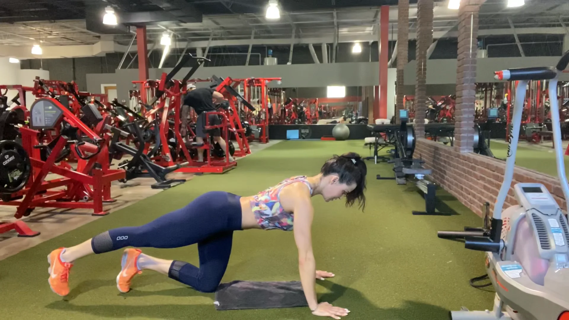 Quadruped leg lift