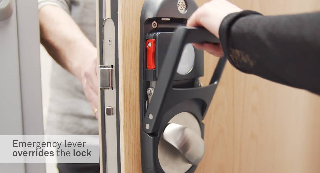 Safehinge Primera - Integrated Override Lockset on Vimeo