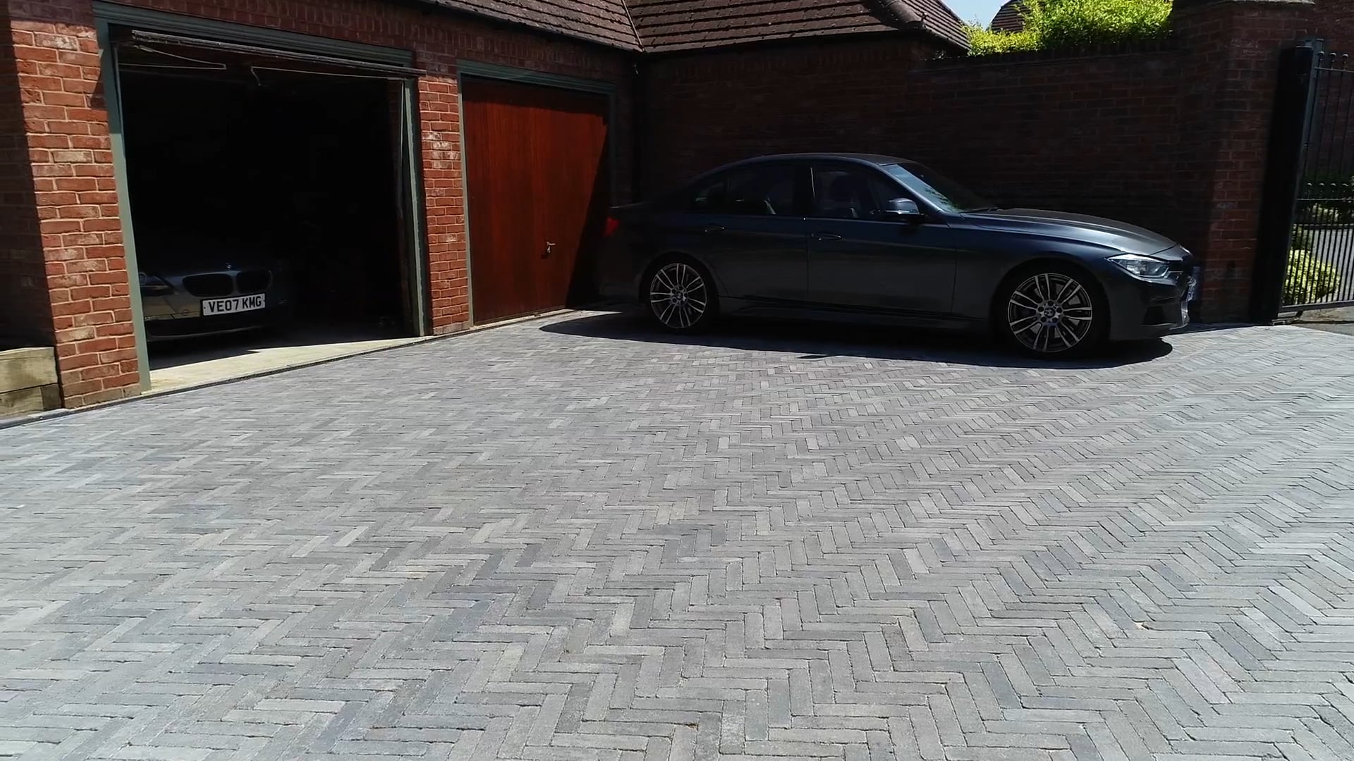 Pavestone - Pavestone Slimsett Anthracite Block Paving (Driveway 1) on ...