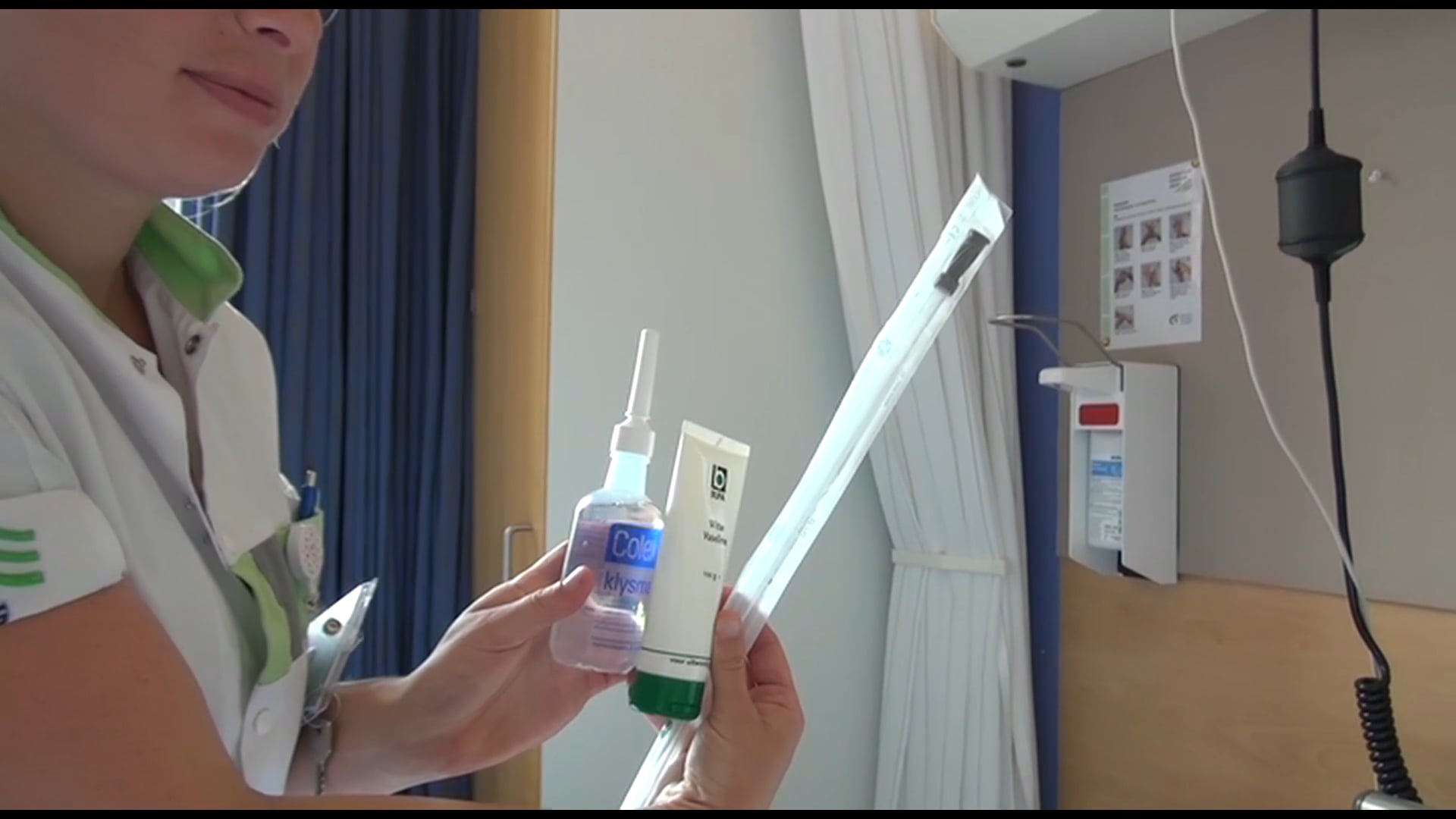 U krijgt een darmoperatie (+ klysma, 2020) on Vimeo